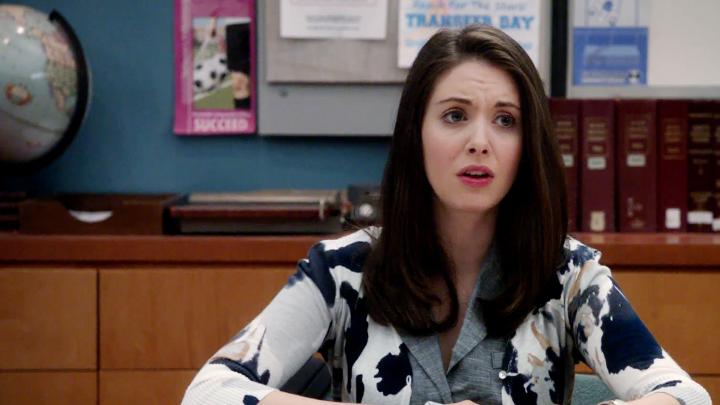 Watch Community Season 1 Episode 19 Online - Physical Education - SonyLIV