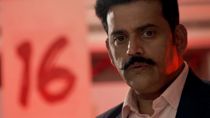 Watch 16 Episode no. 1 TV Series Online - An Unexpected Event - SonyLIV