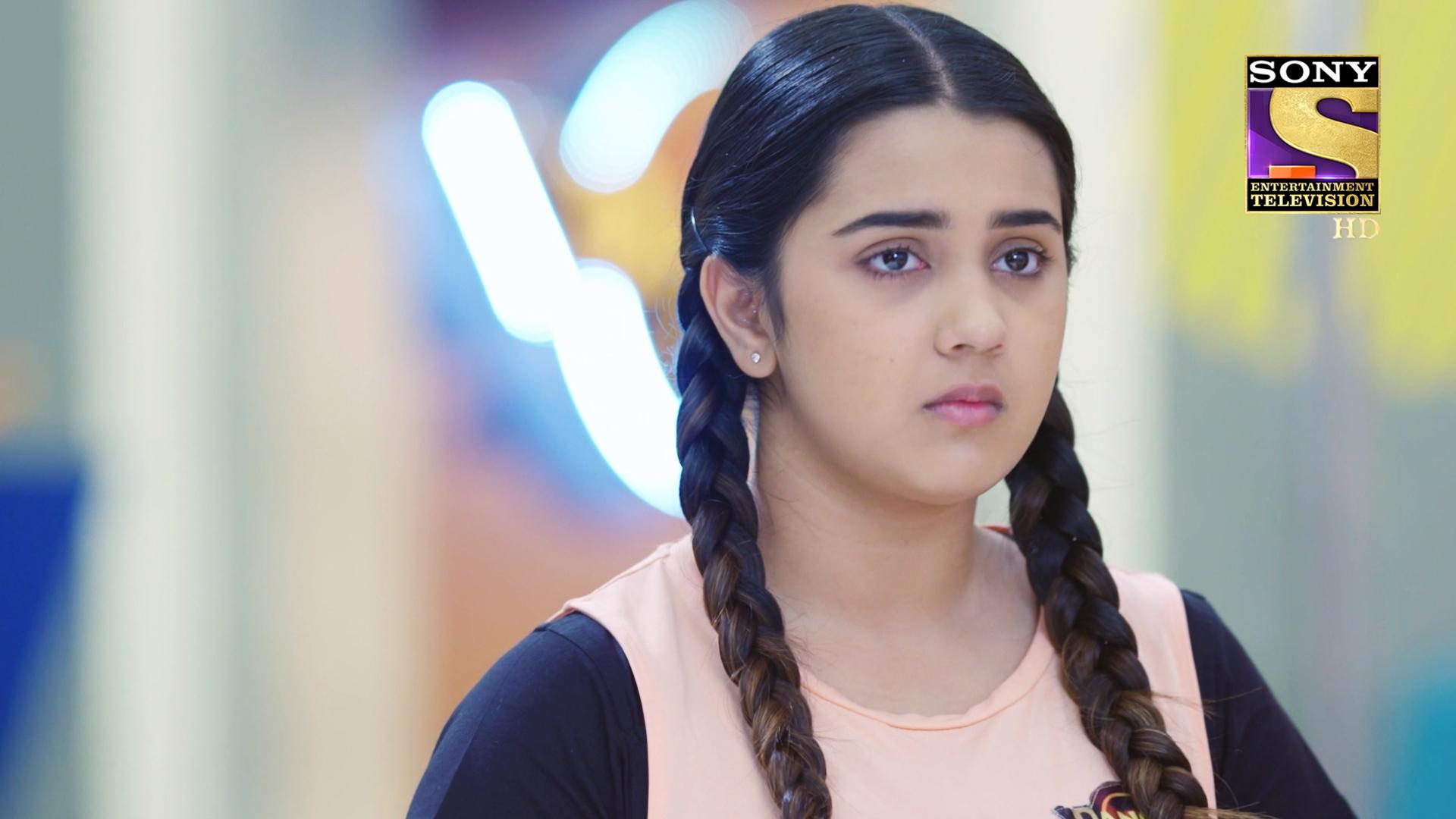 Ep. 91 - Shatru Saves Tara - Tara From Satara - 13 January 2020