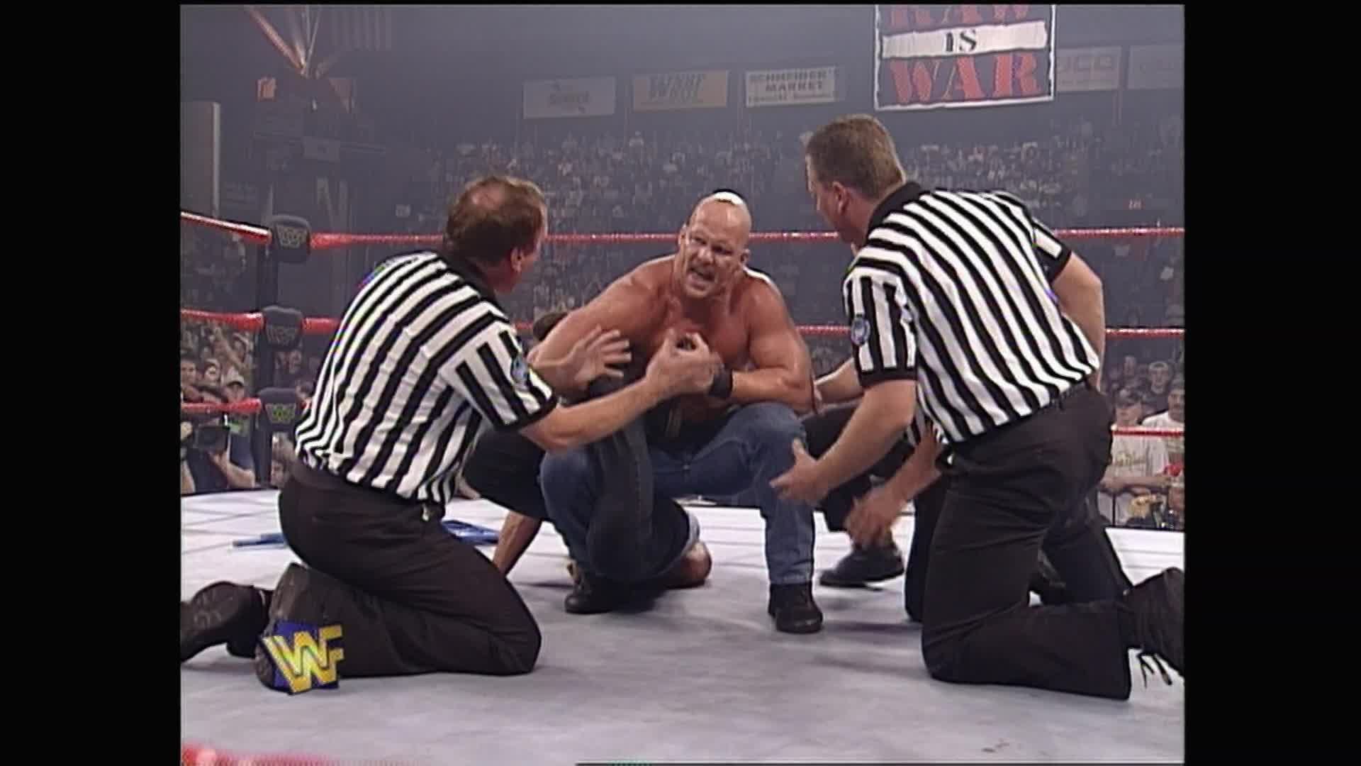 Hart vs. Austin - Street Fight: Raw (Full Match) - 21st April 1997 Raw ...