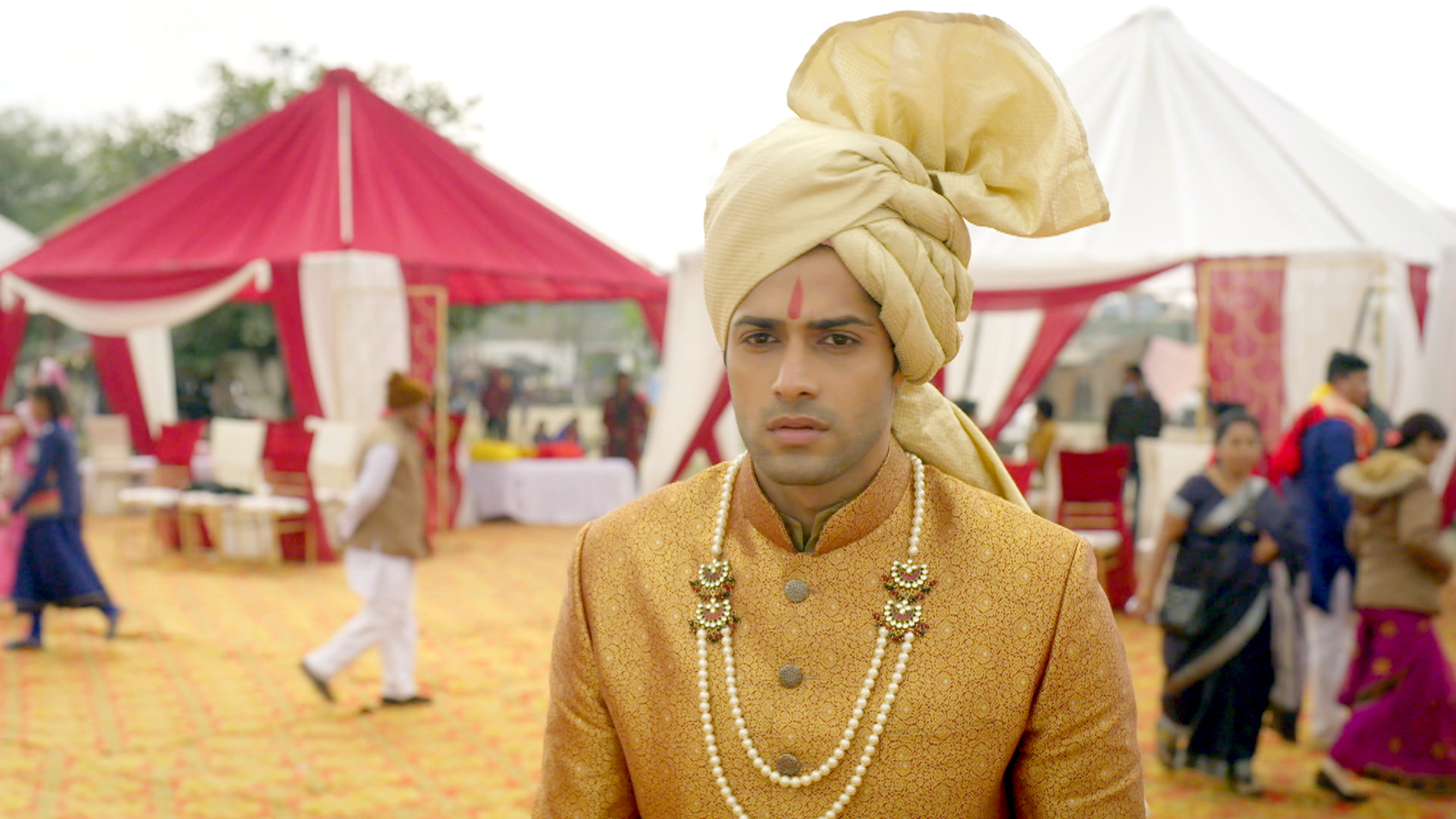 Watch Sab Satrangi Episode 5 TV Series Online - Murjhaye Phool Ki ...