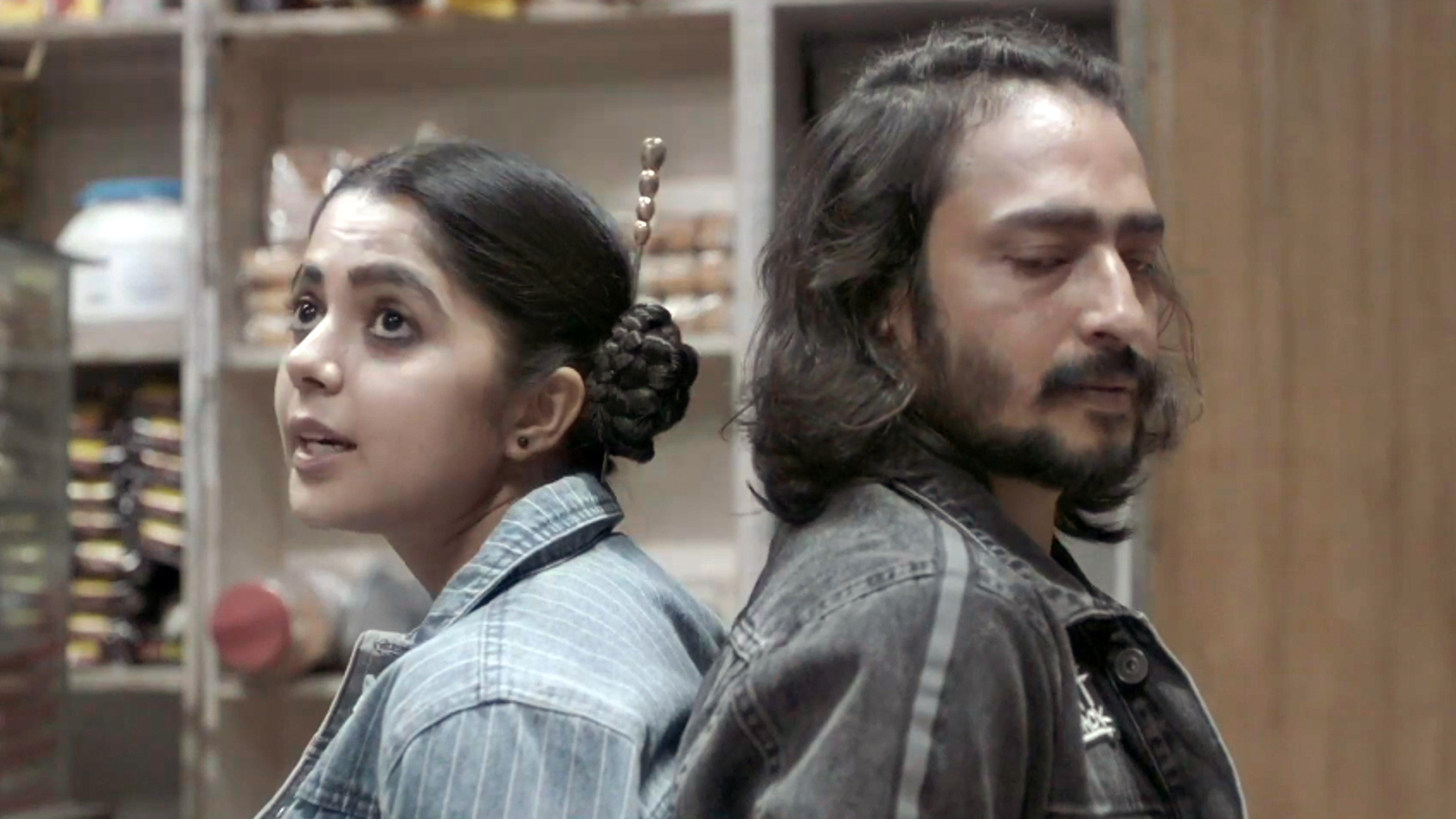 Watch Inspector Lucky Apprehend The Burglars Full HD Video Clips on SonyLIV