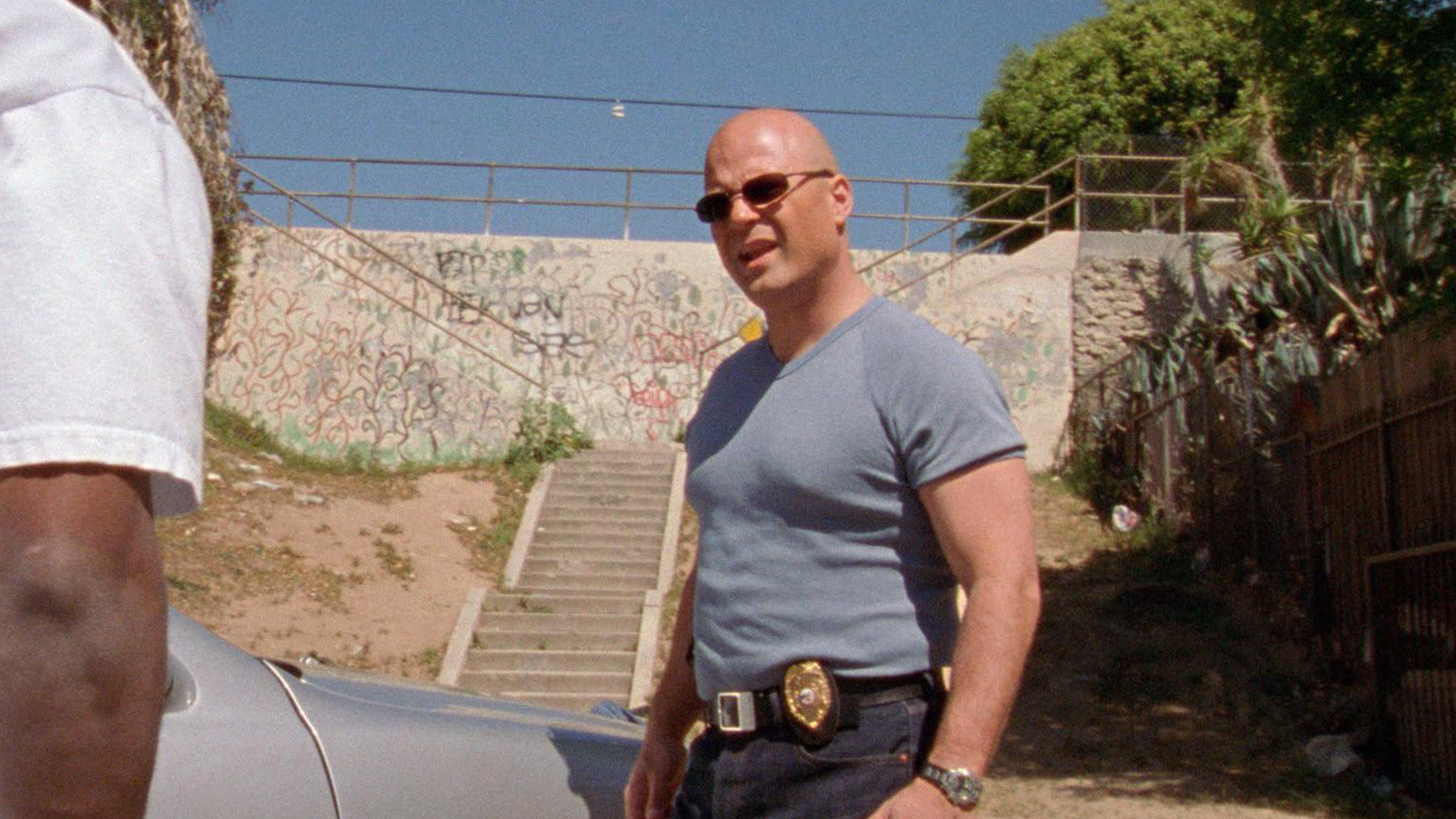 Watch The Shield Season 1 Episode 11 Online - Carnivores - SonyLIV