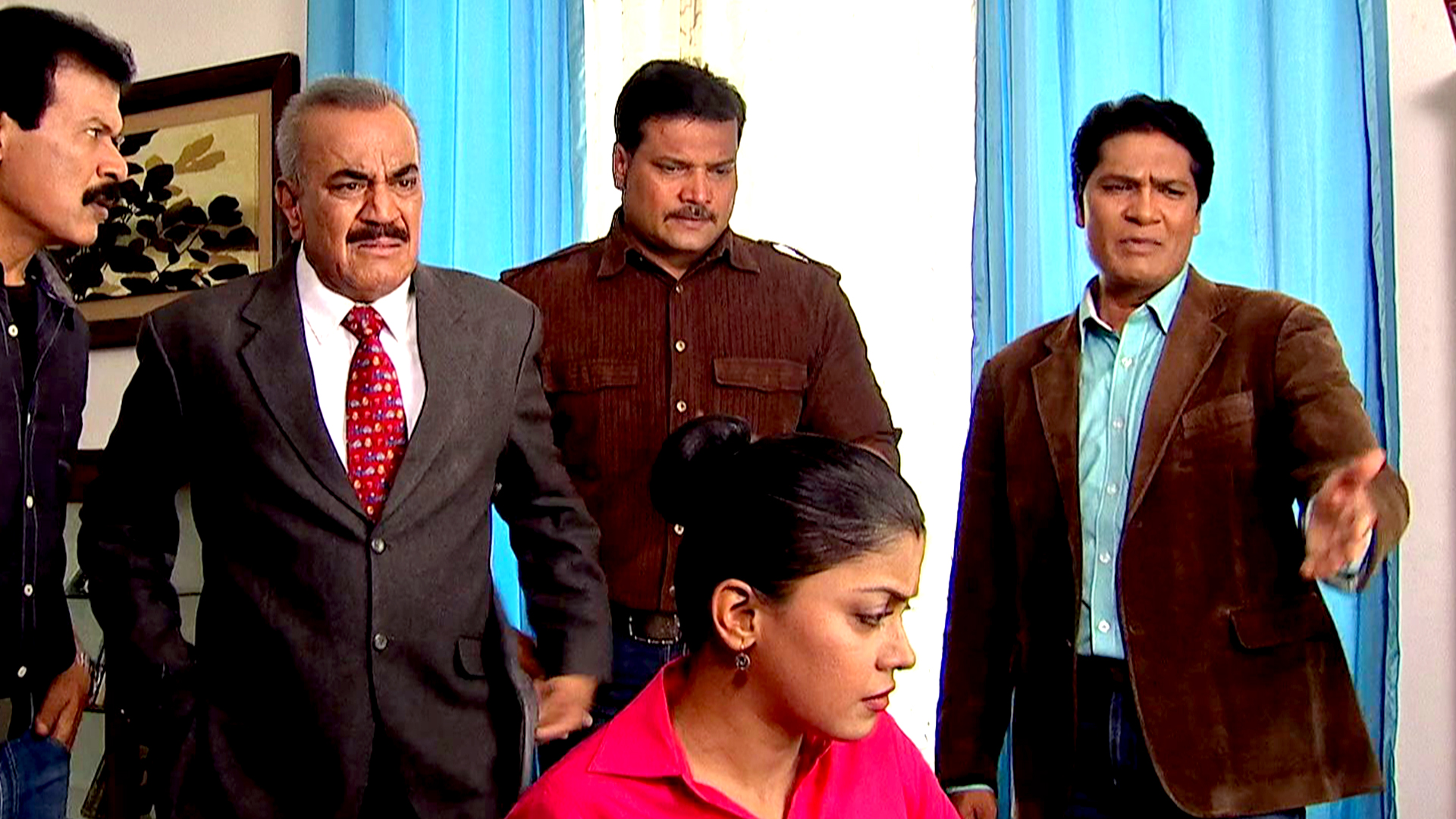 Watch CID Episode No. 1083 TV Series Online - Khatre Mein Masoom - Part ...