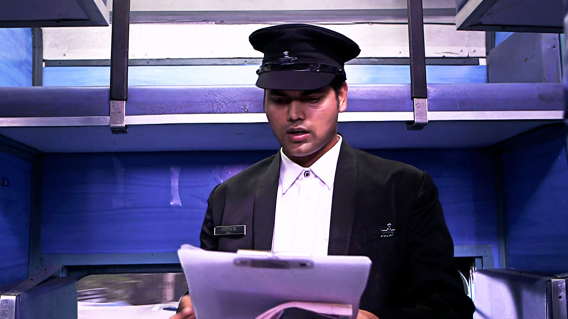 Watch CID Episode No. 1222 TV Series Online - CID In Train - Part 1 ...