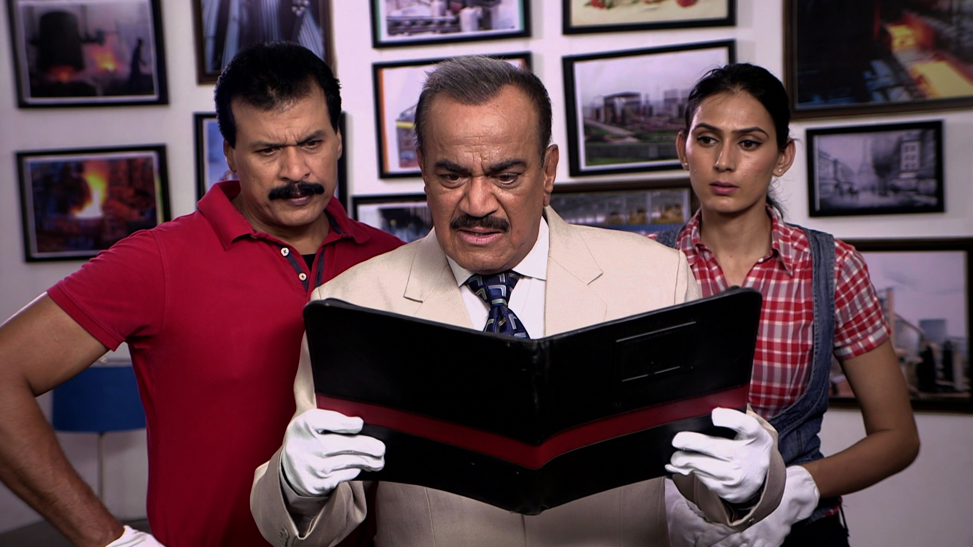 Watch CID Episode No. 1272 TV Series Online - Band kamre Mein Khoon ...