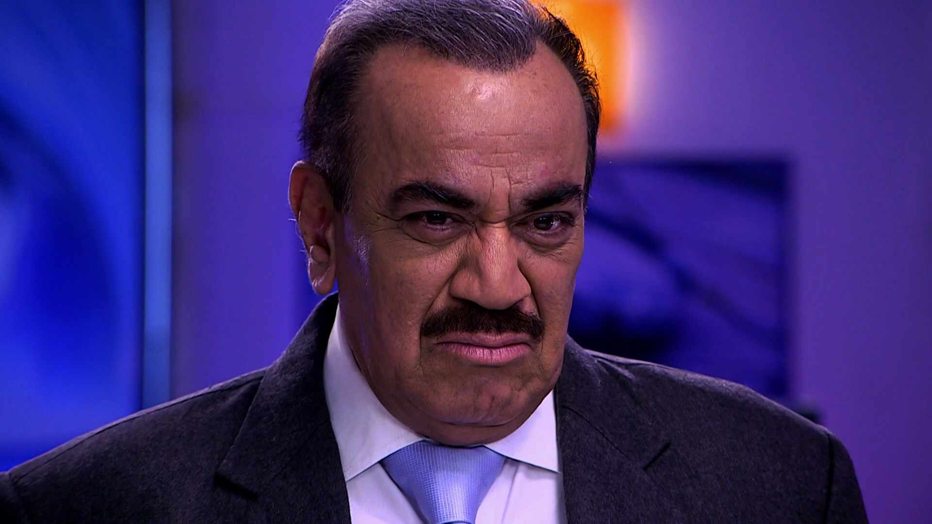 Watch CID Episode No. 1305 TV Series Online - Shaatir Qatil - SonyLIV