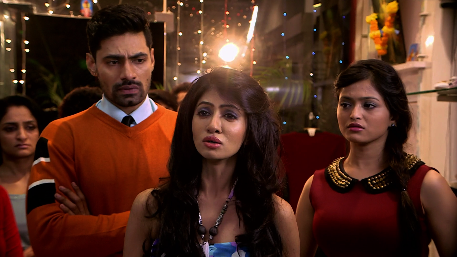 Watch CID Episode No. 1326 TV Series Online - Khooni Joote - SonyLIV