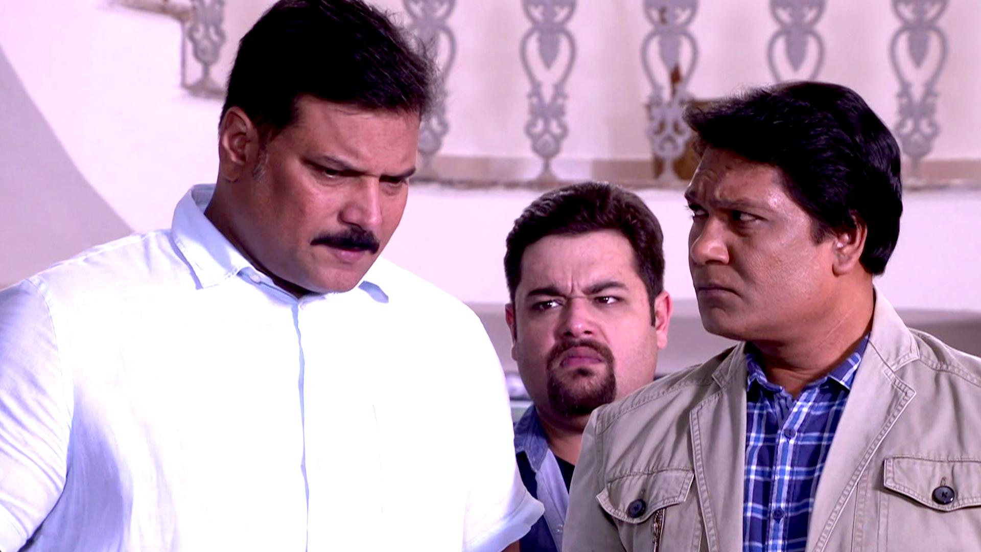 Watch CID Episode No. 1484 TV Series Online - Khooni Ghar - SonyLIV