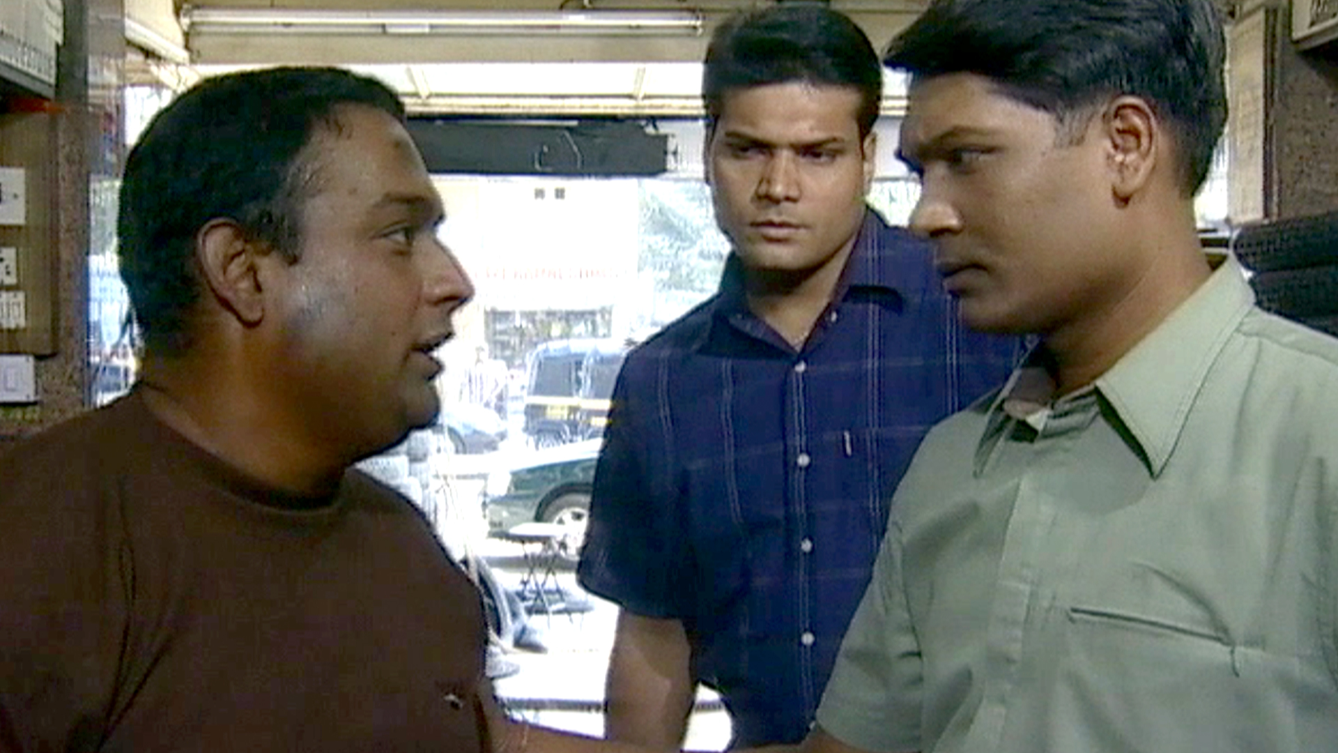Watch CID Episode No. 214 TV Series Online - 48kms To Mumbai - Part 2 ...