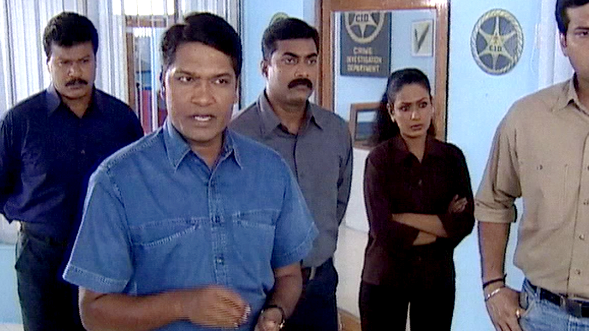 Watch CID Episode No. 285 TV Series Online - The Missing Money - Part 1 ...