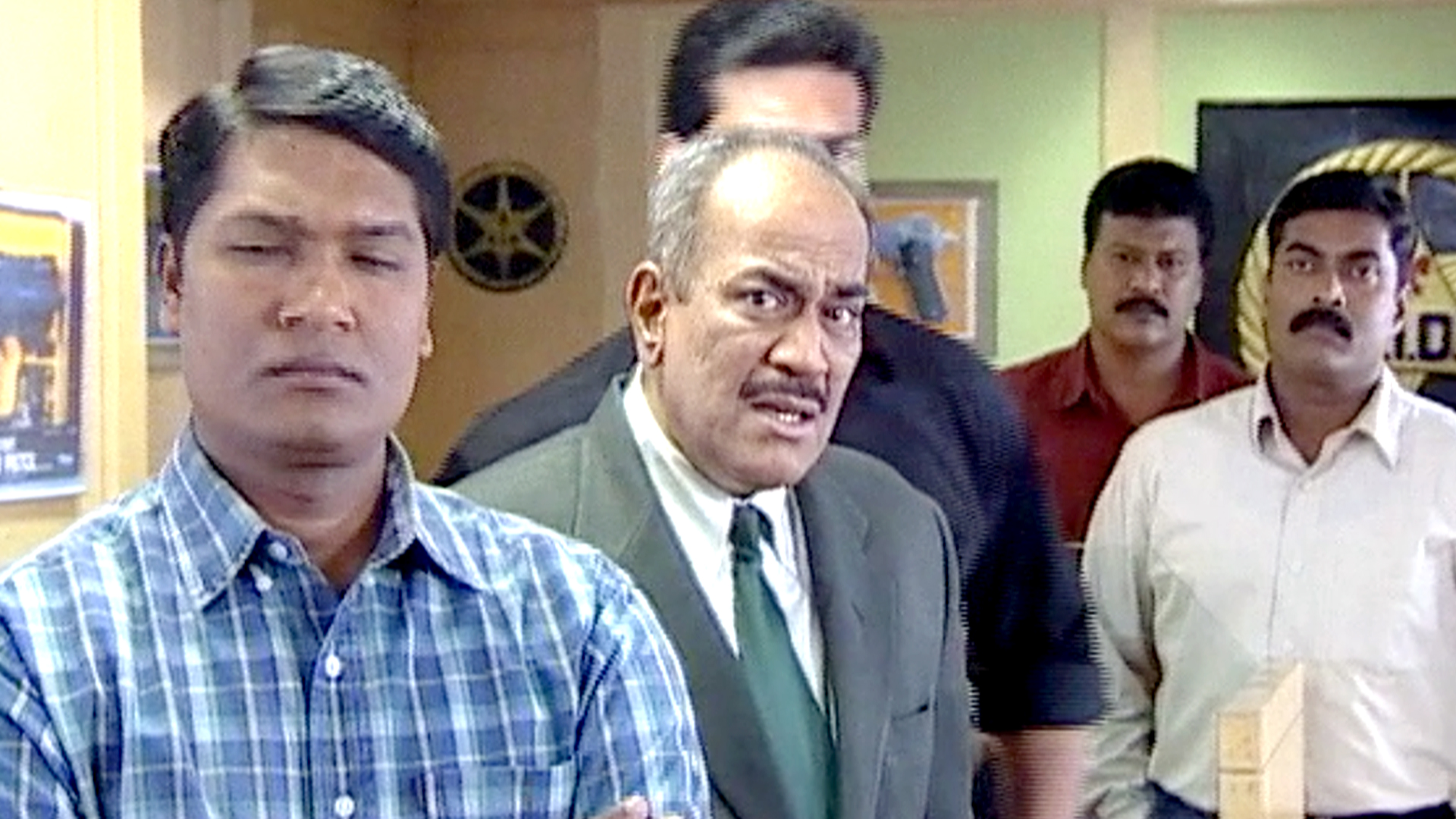 Watch CID Episode No. 286 TV Series Online - The Missing Money - Part 2 ...