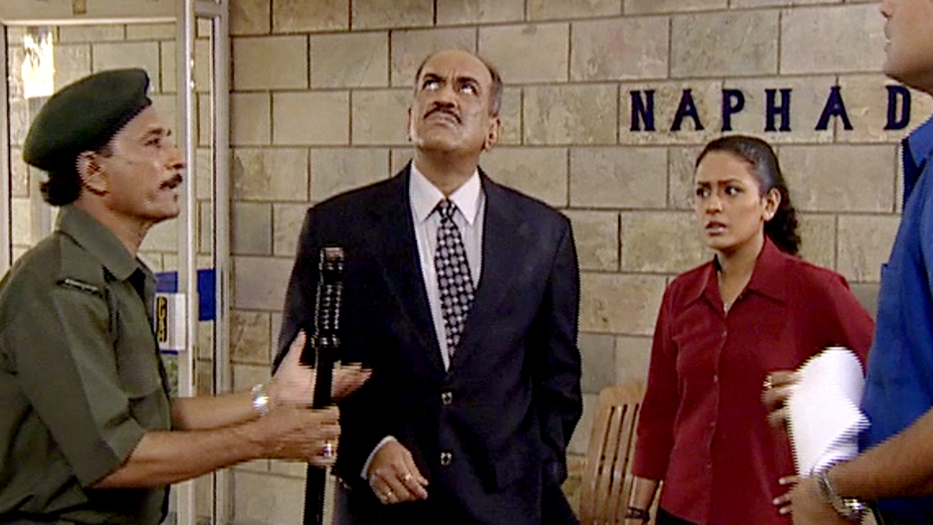 Watch CID Episode No. 290 TV Series Online - Howzzat? - Part 2 - SonyLIV