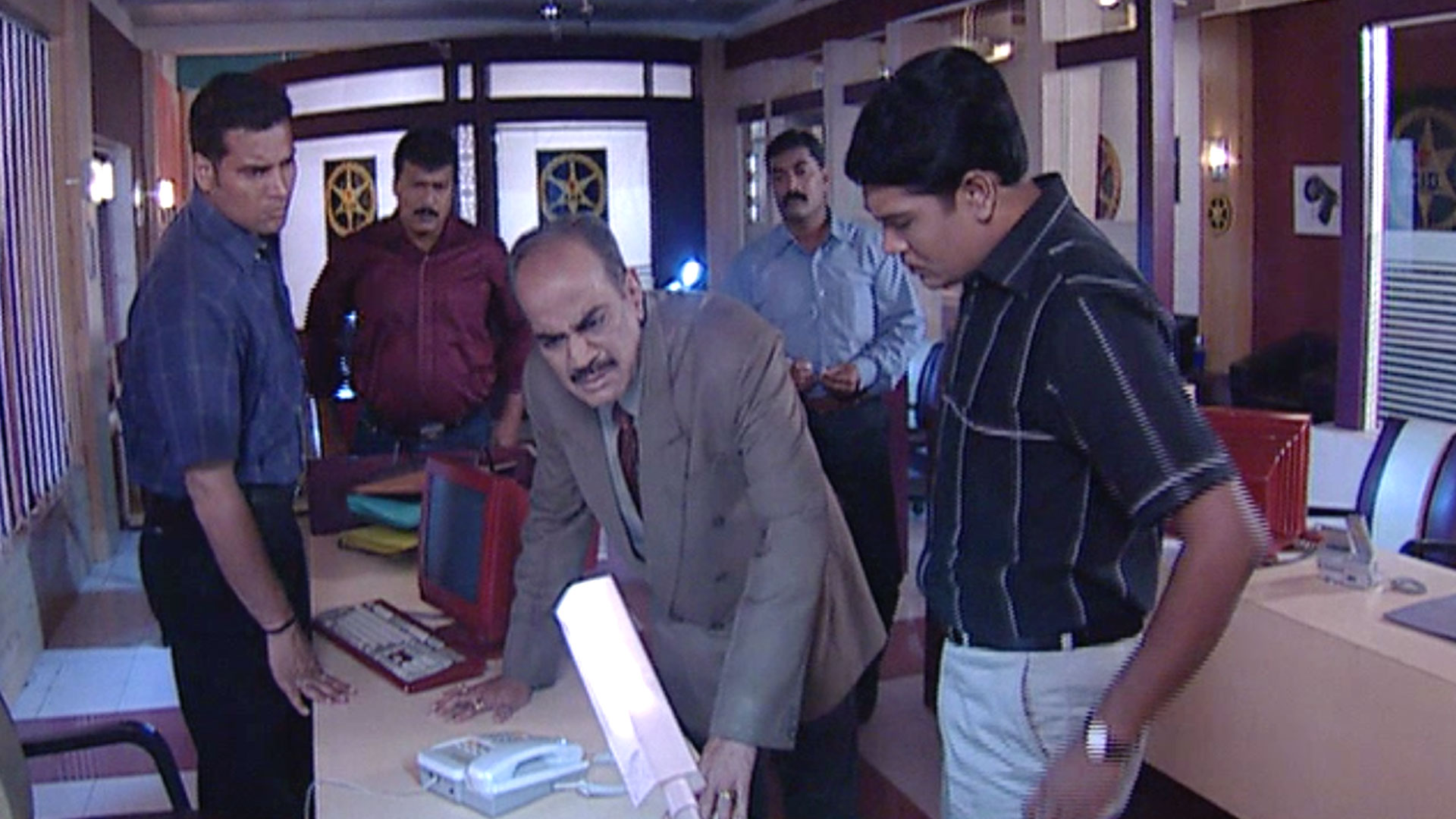 Watch CID Episode No. 337 TV Series Online - The Deadly Betrayal - Part ...