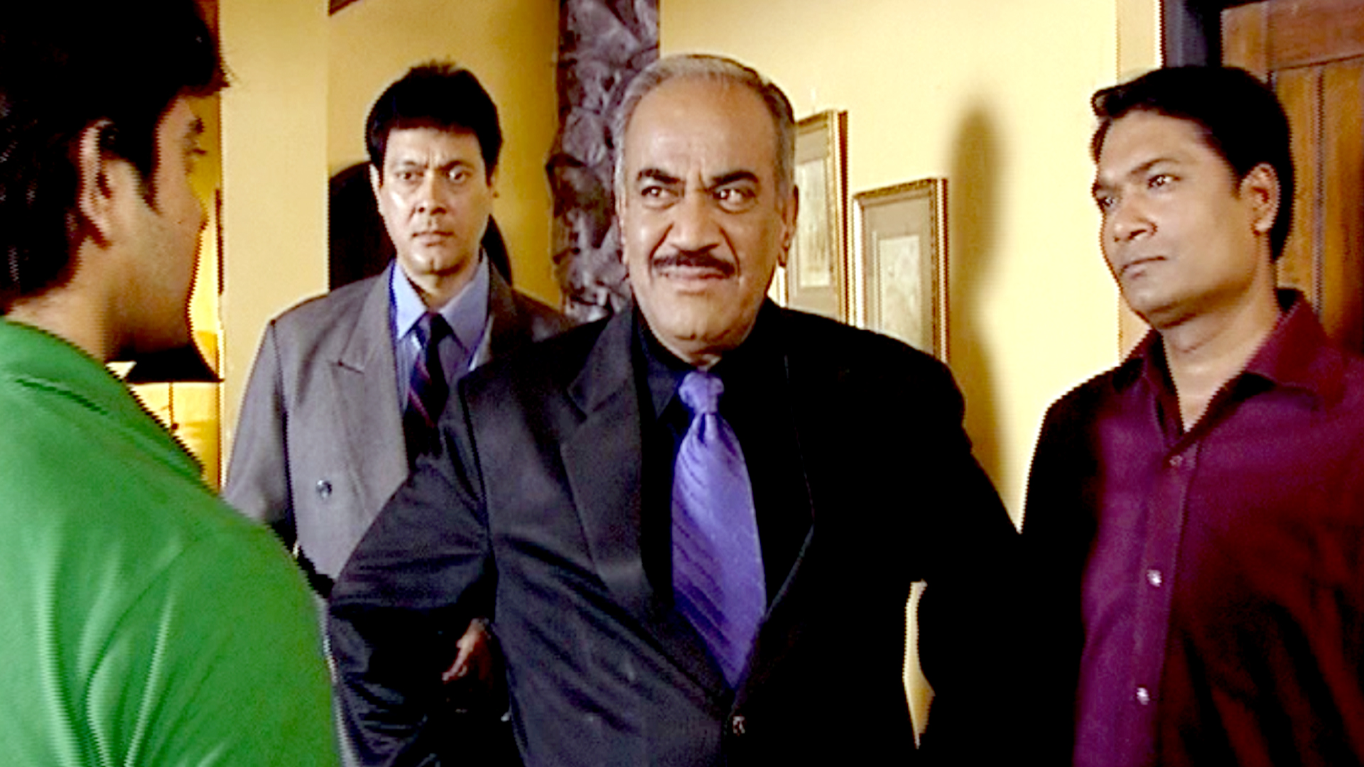 Watch CID Episode No. 438 TV Series Online - The Bizarre Suicide - SonyLIV