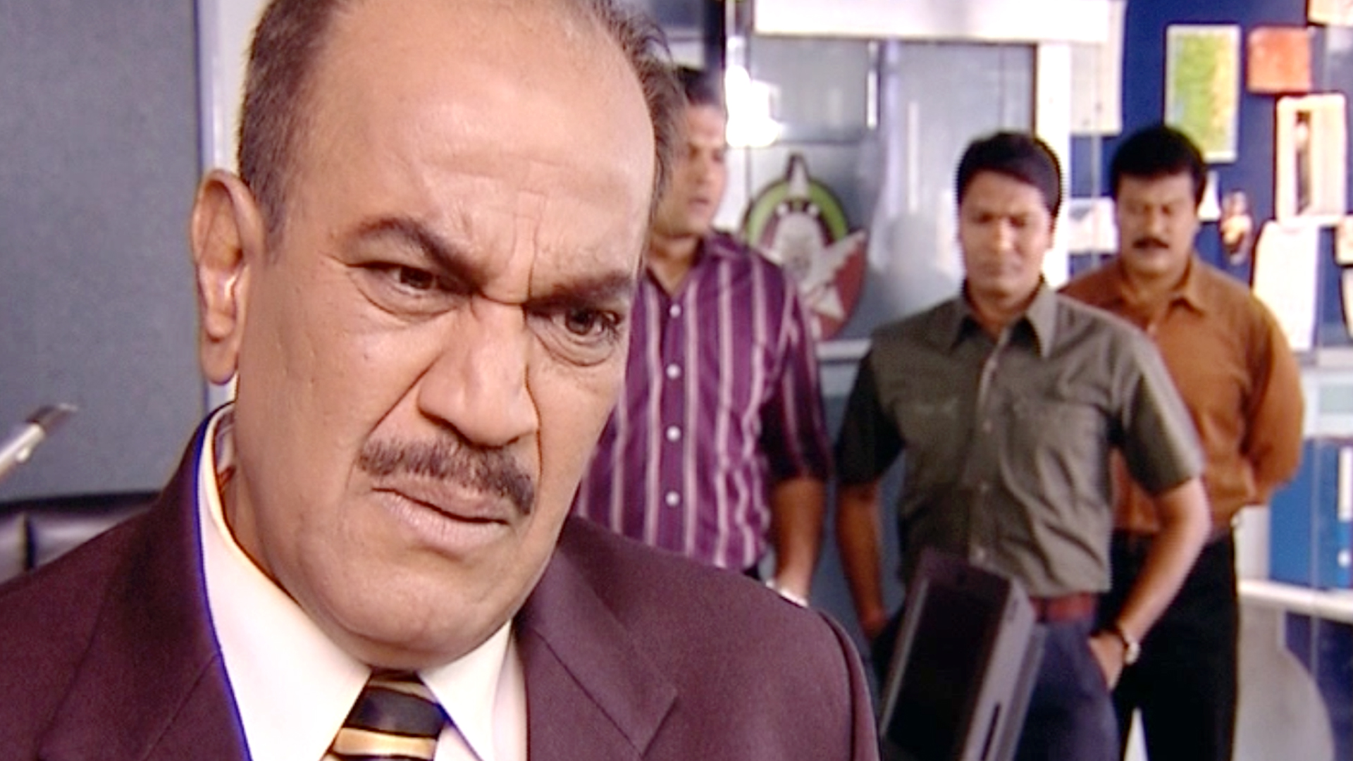 Watch CID Episode No. 446 TV Series Online - The Crazy Murders - SonyLIV
