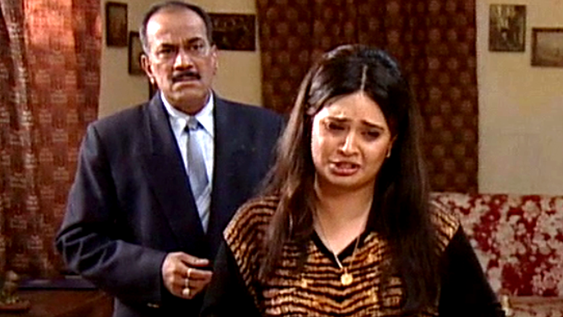 Watch CID Episode no. 46 TV Series Online - The 500 Rupees Note - Part ...