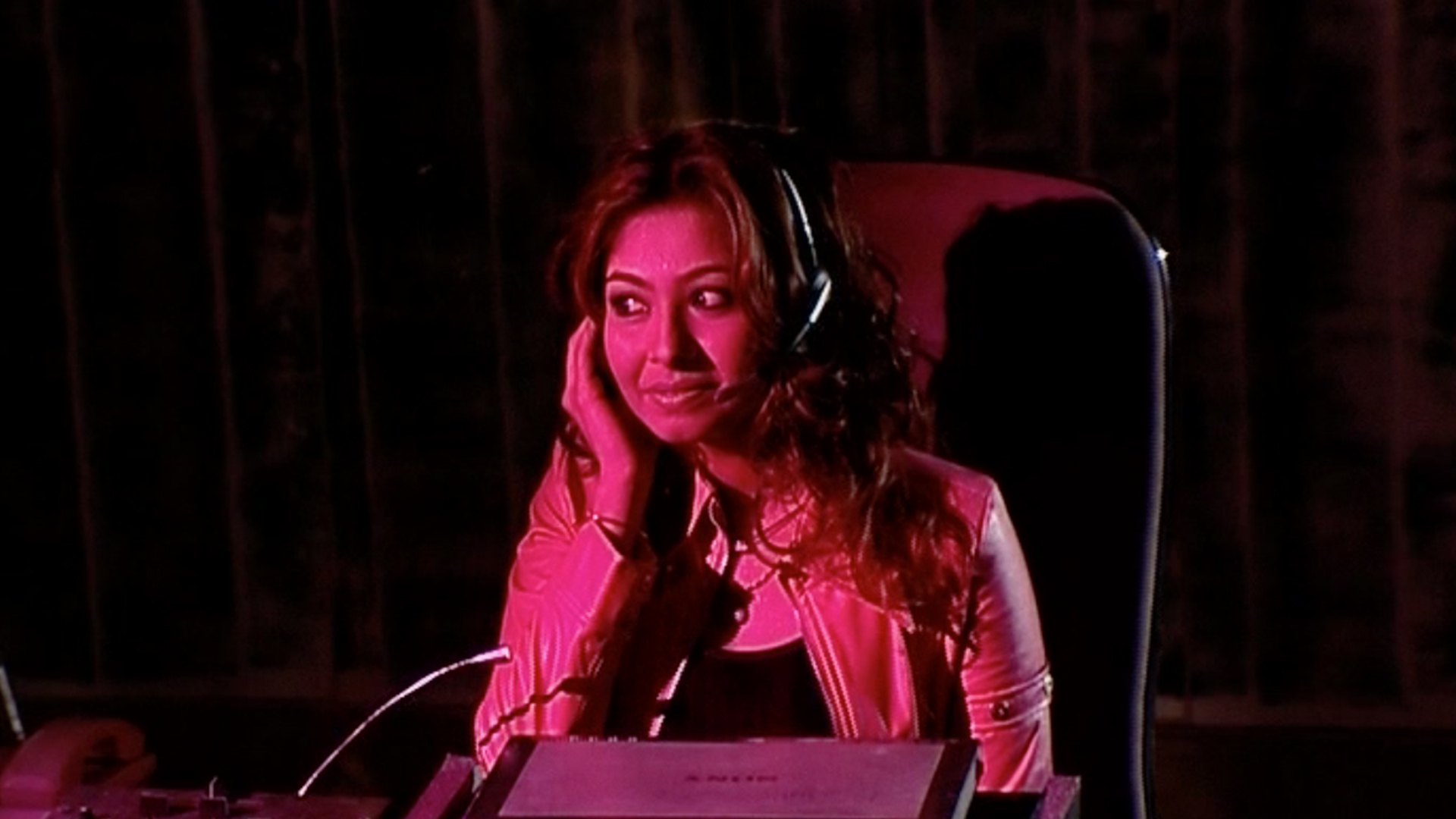 Watch CID Episode No. 527 TV Series Online - Radio Mania - SonyLIV