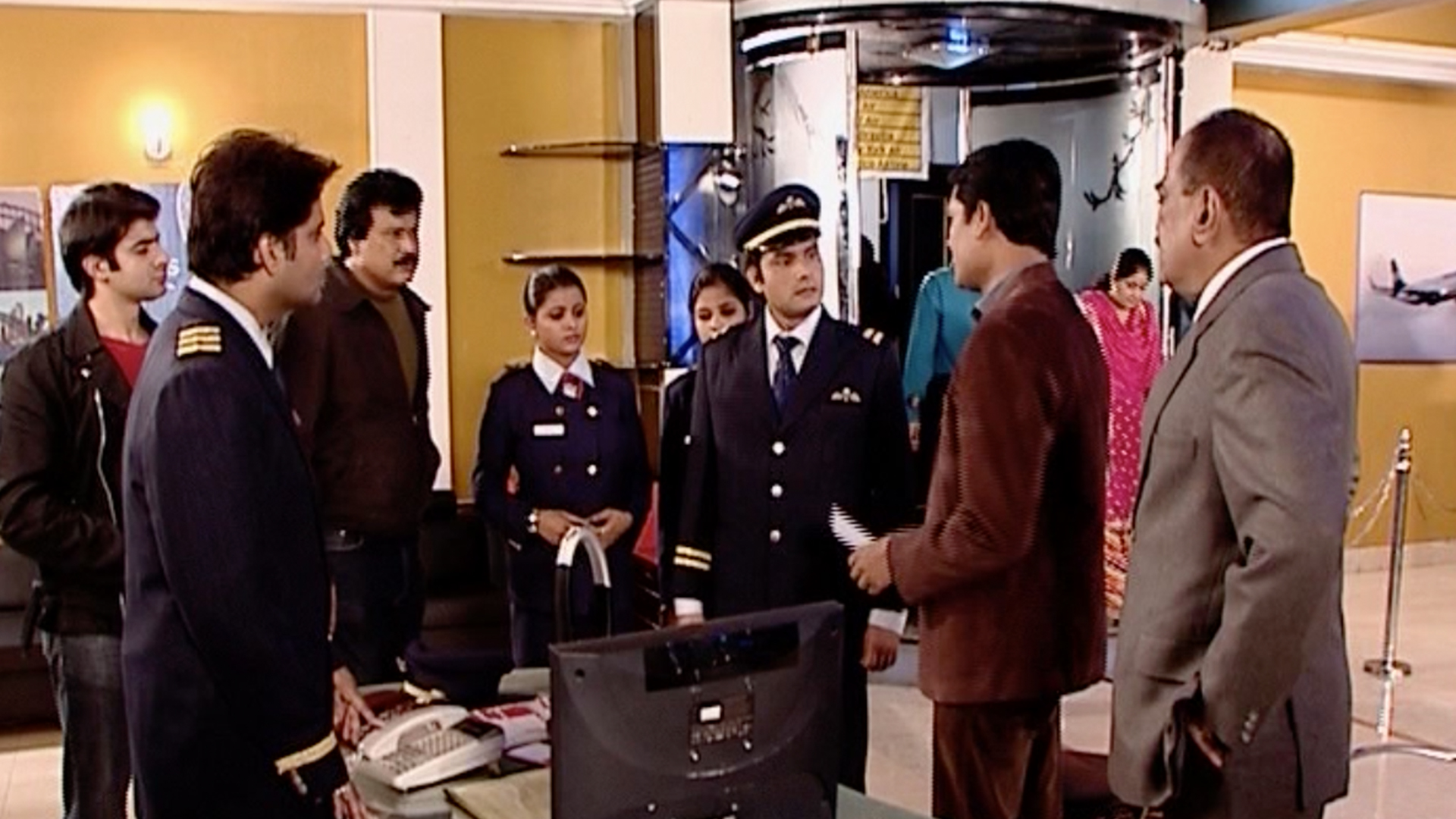 Watch CID Episode No. 530 TV Series Online - The Triangular Bullet ...