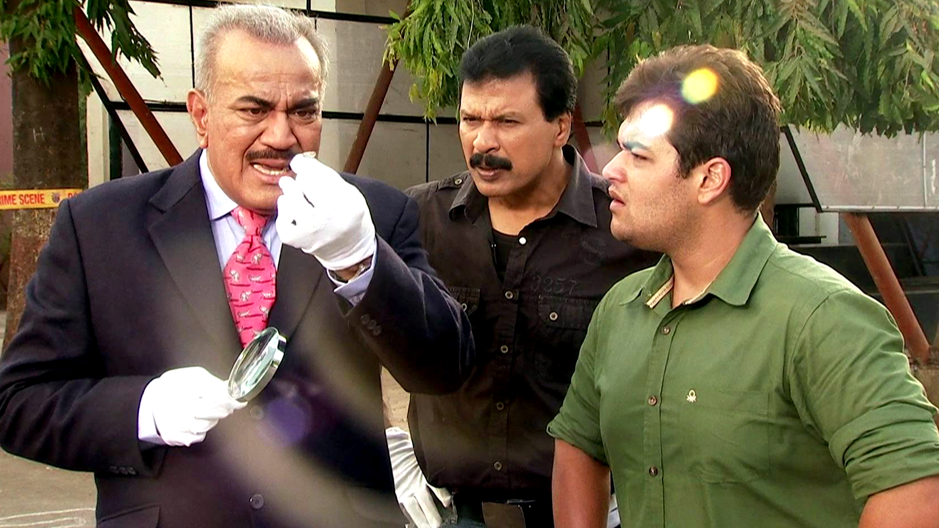 Watch CID Episode No. 956 TV Series Online - Phone Booth Murder - SonyLIV