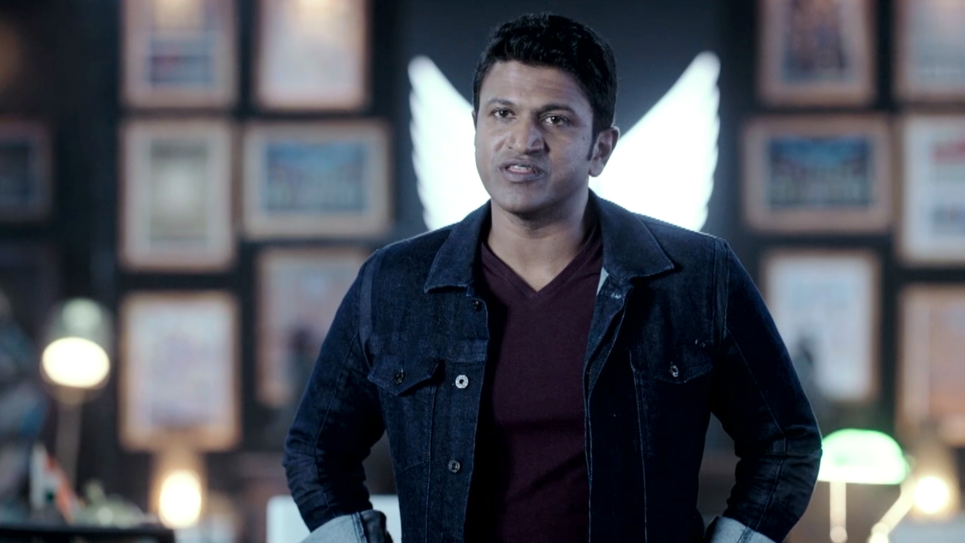 Watch Nisha Reveals Her Story To Santhosh Full HD Video Clips on SonyLIV