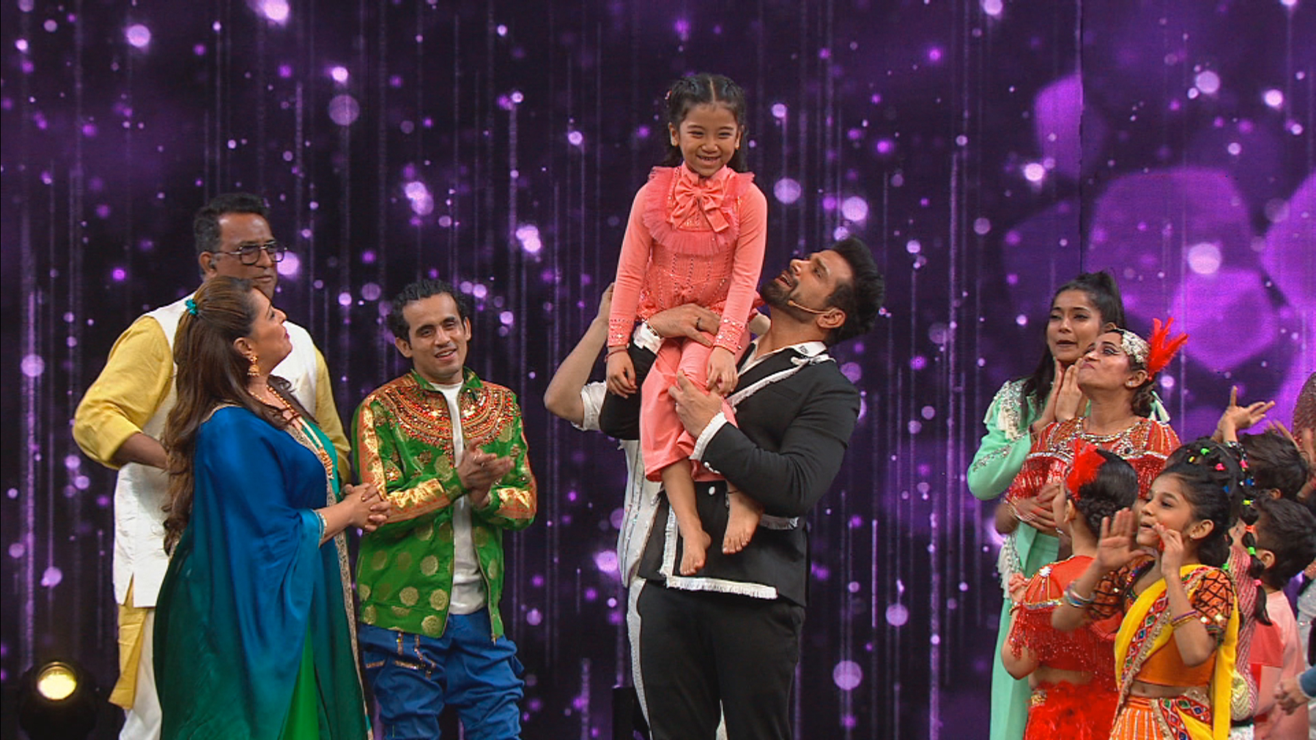 Watch Super Finale Ki Race from Super Dancer online - SonyLIV