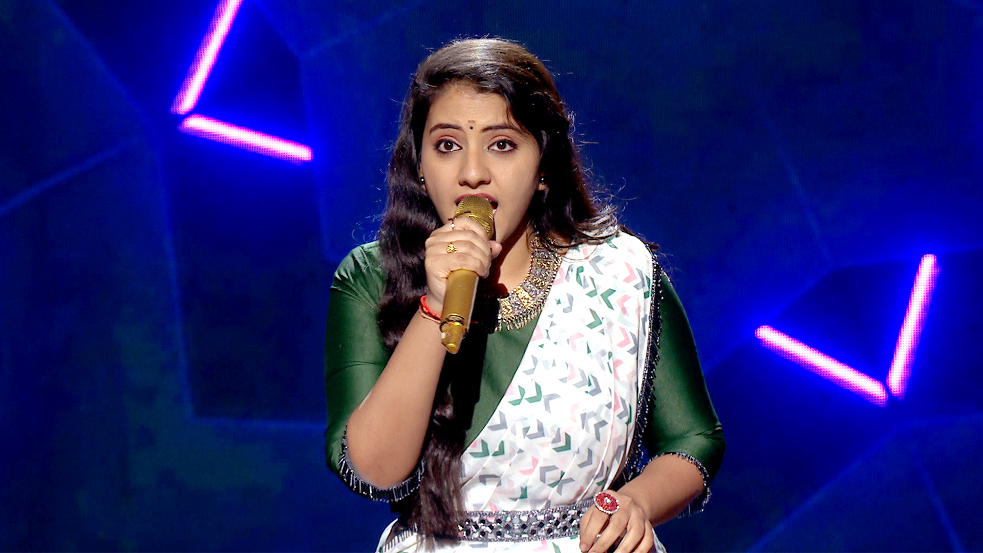 Watch Sireesha - Nache Nache Full HD Video Clips on SonyLIV