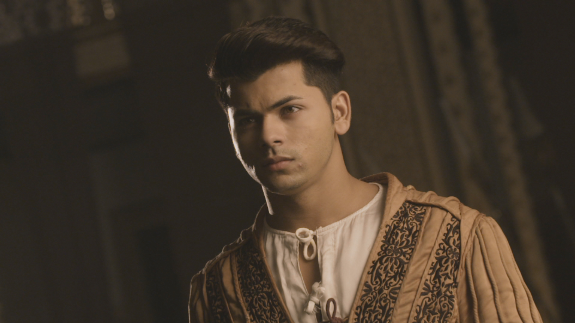 Watch Aladdin Outwits Zafar Full HD Video Clips on SonyLIV