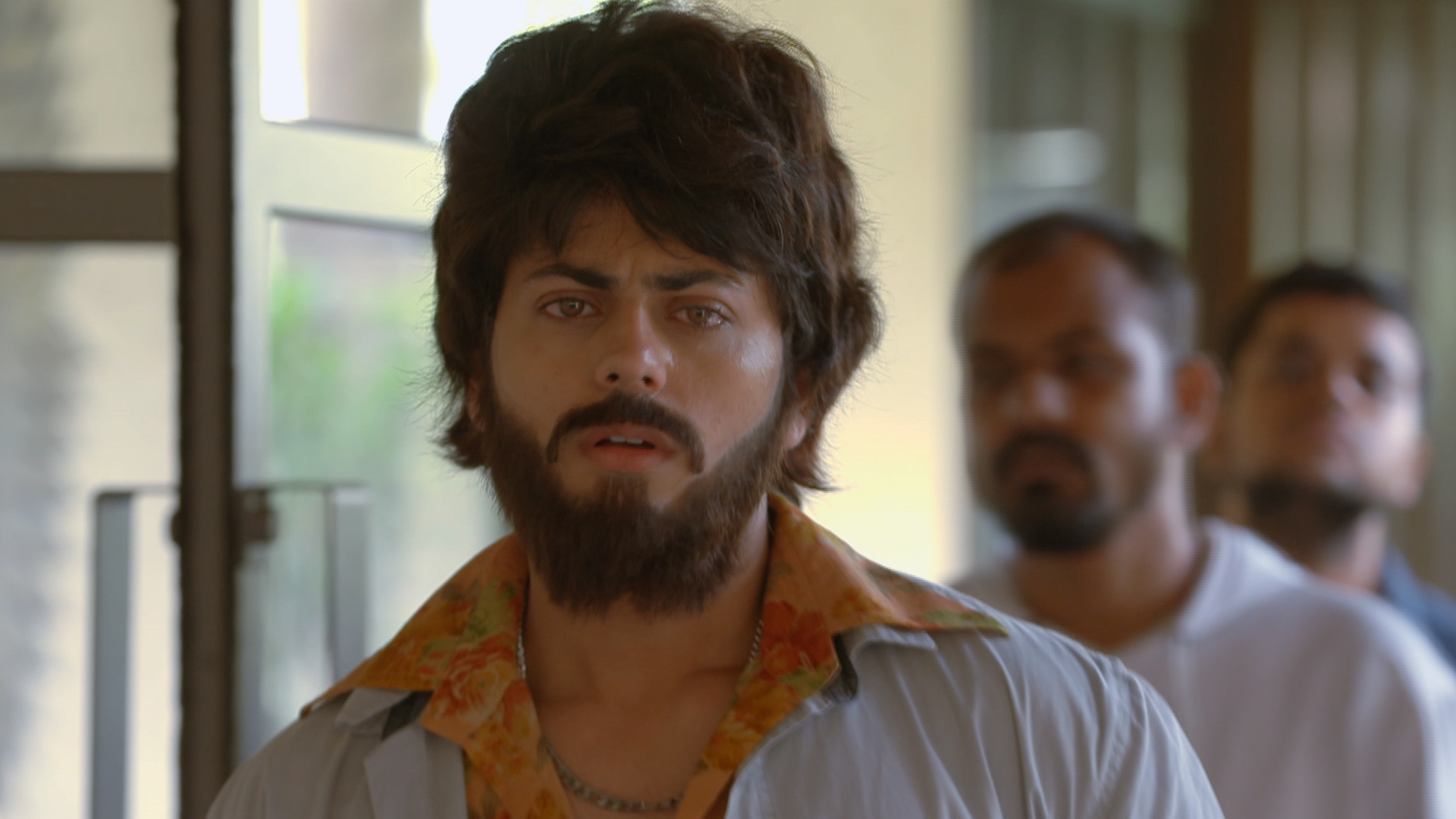 Watch Veer Looks From A Distance Full HD Video Clips on SonyLIV