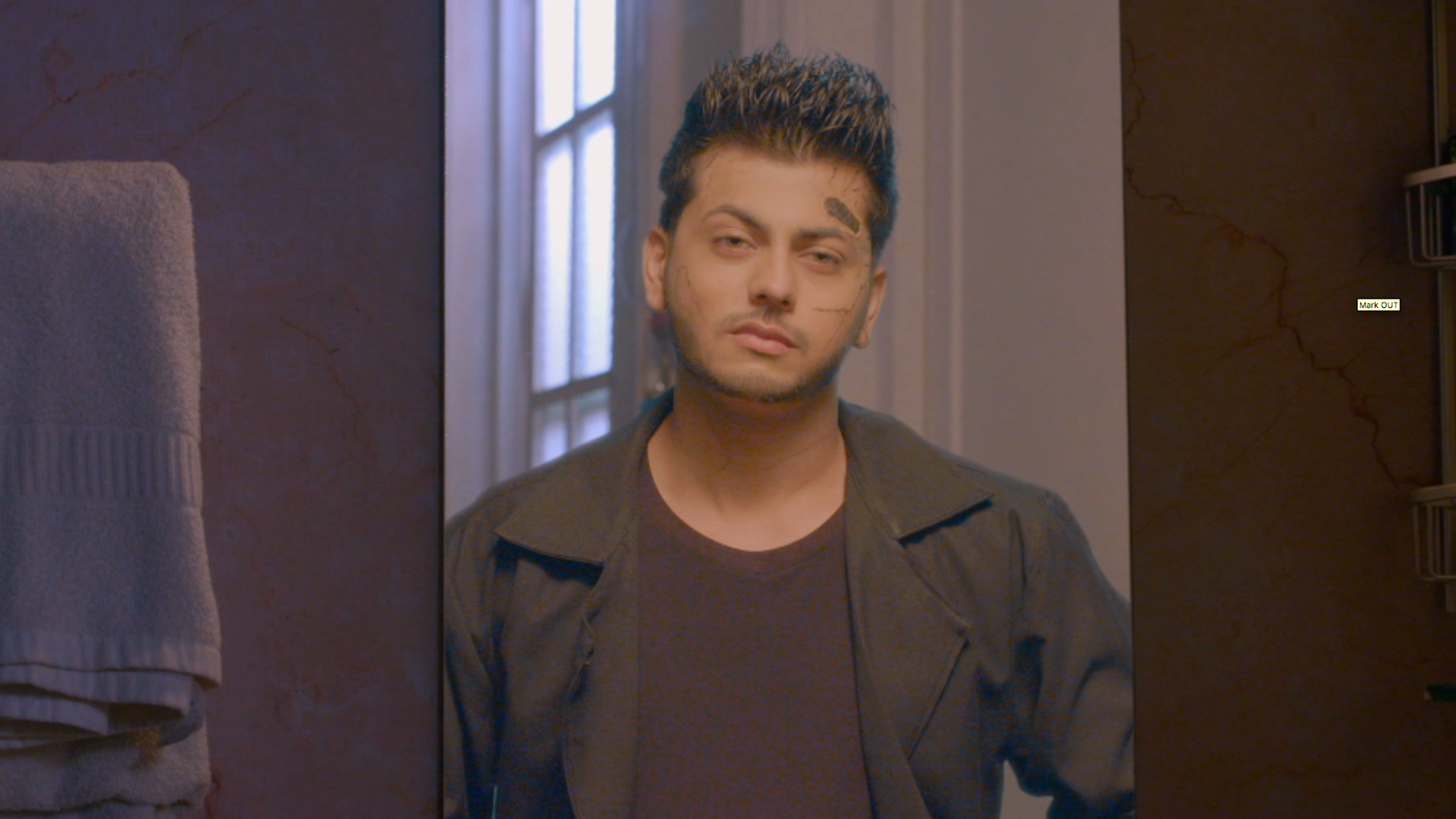 Watch Hero Watches The News Full HD Video Clips on SonyLIV