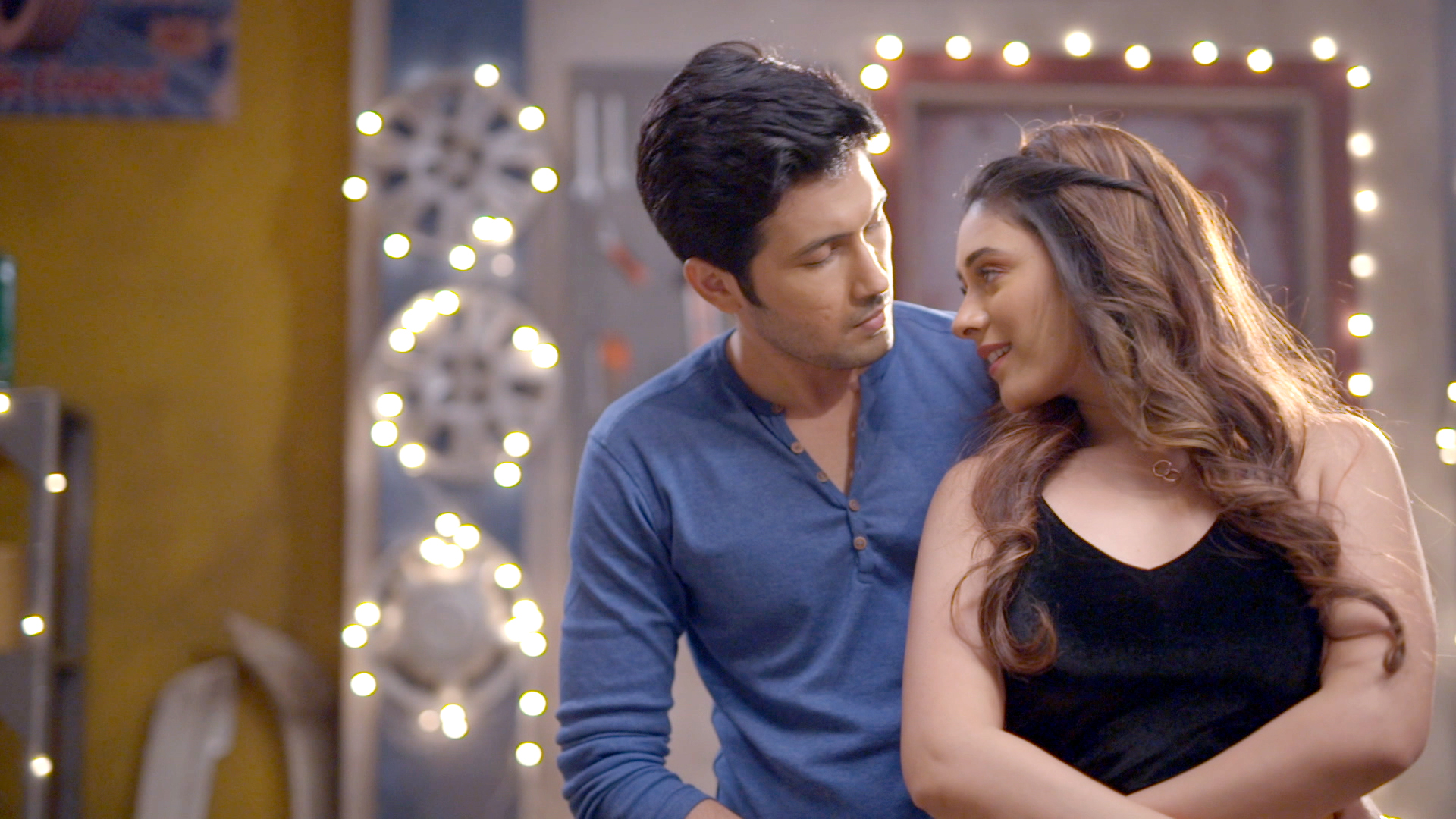 Watch Jijaji In Hiding Full HD Video Clips on SonyLIV