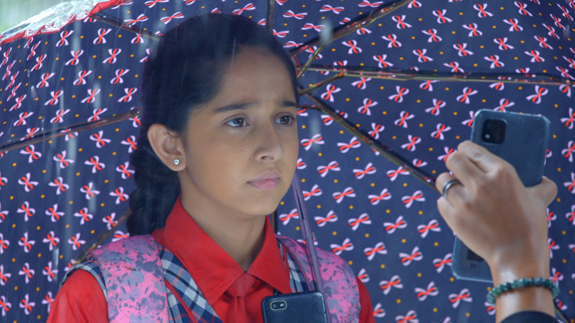 Watch Rashi Goes To Sun Villa from Pushpa Impossible online - SonyLIV