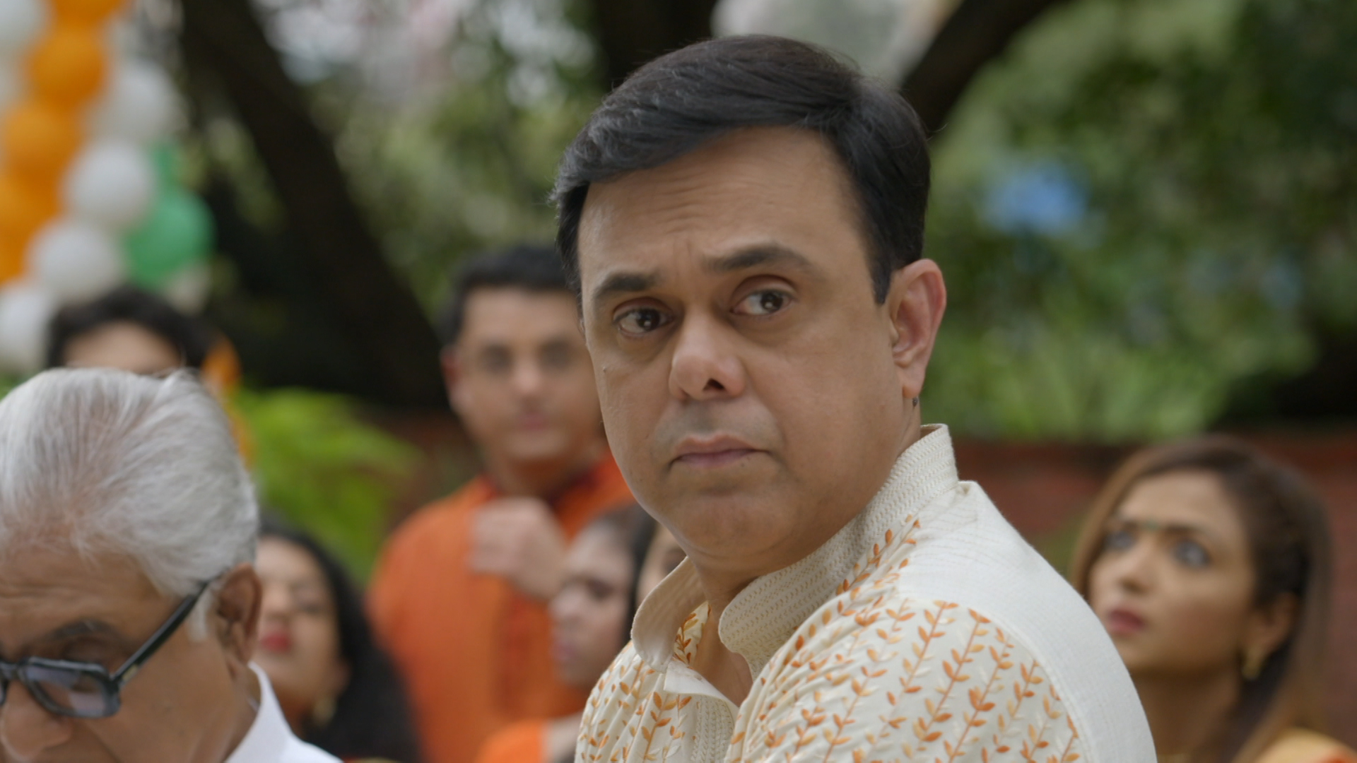 Watch Milind In Trouble from Wagle Ki Duniya online - SonyLIV