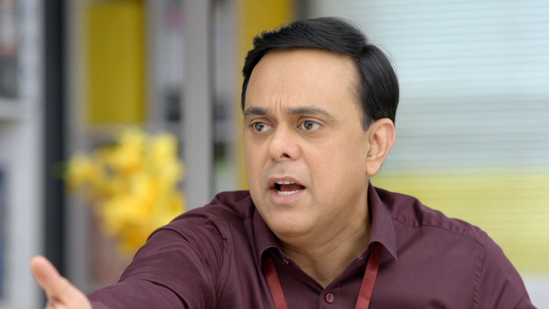 Watch Rajesh Borrows Money From Vivaan from Wagle Ki Duniya online ...