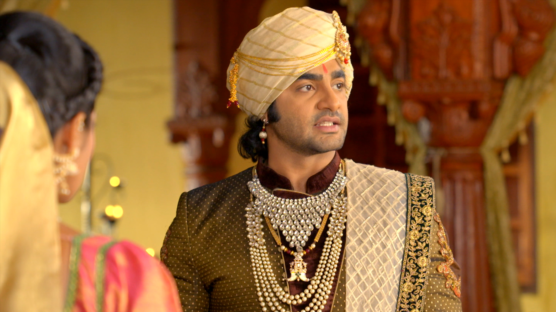 Watch Argument In The Darbar from Punyashlok Ahilya Bai online - Sony LIV