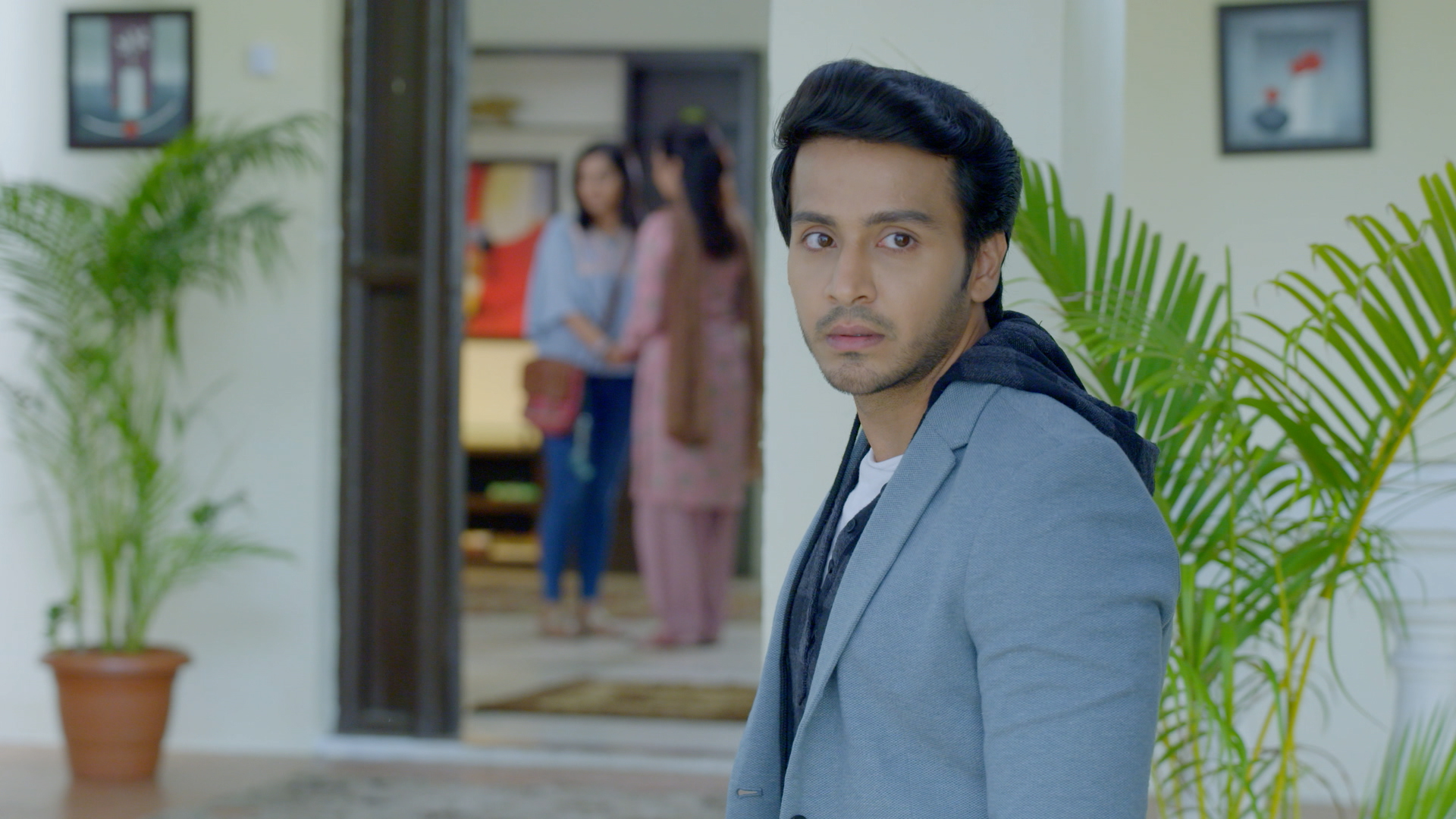 Watch Ishqi's Truth from Ishk Par Zor Nahi online - SonyLIV