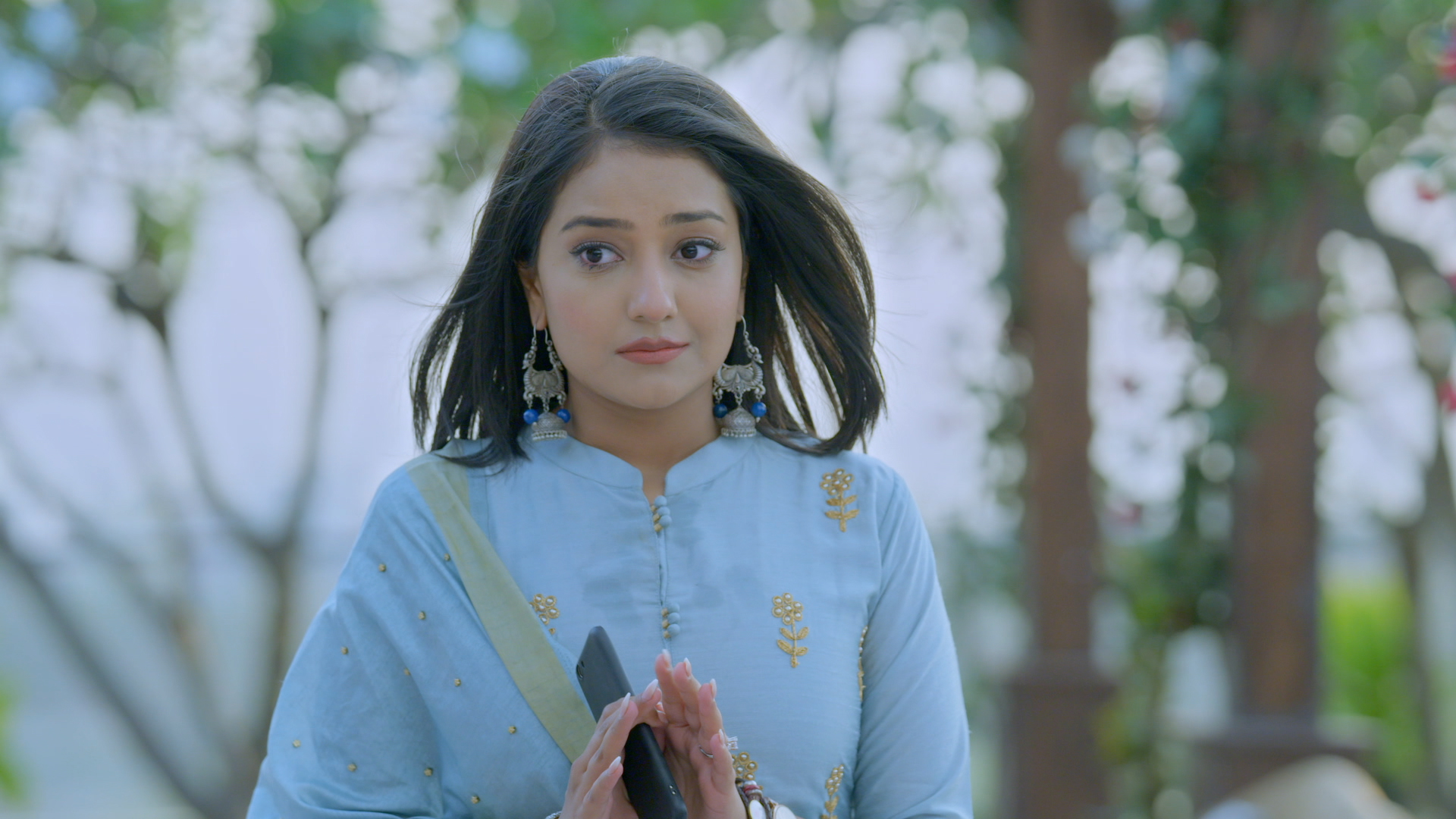 Watch Ishqi And Ahaan Fall Into The Pool Full HD Video Clips on SonyLIV