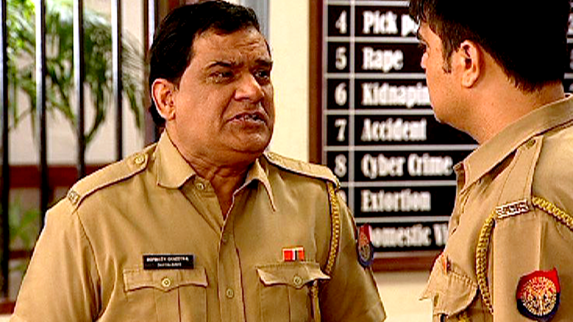 Watch FIR Episode No. 1008 TV Series Online - Chautala Empties Imaan ...