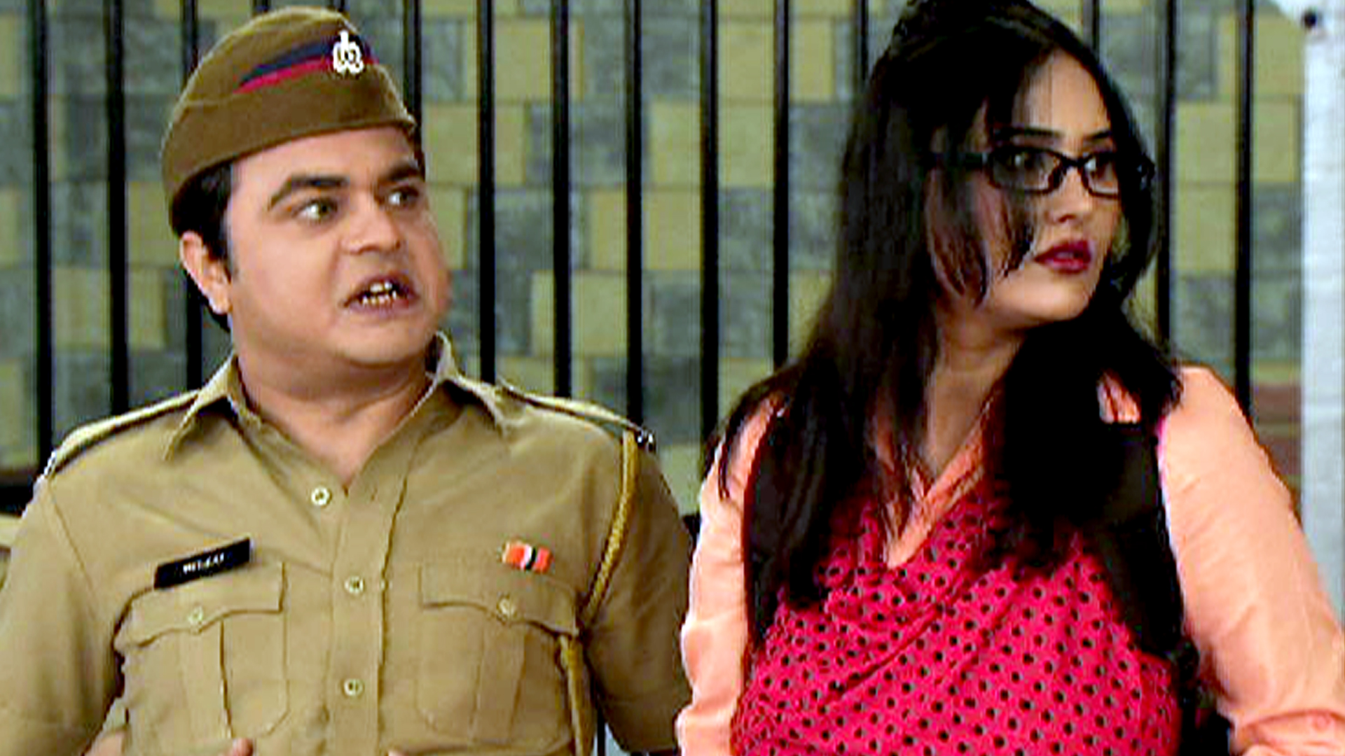 Watch FIR Episode No. 1068 TV Series Online - Chakkar Pe Maha Chakkar ...