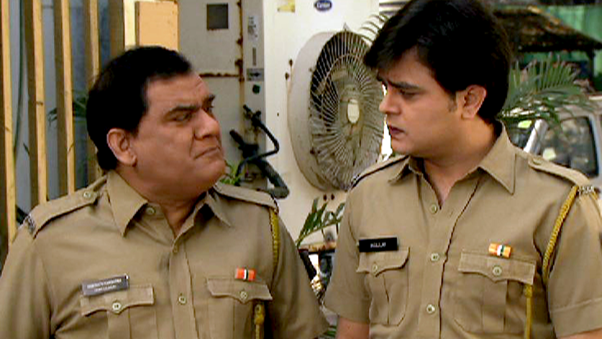 Watch FIR Episode No. 1089 TV Series Online - Fight Between Gappu And ...
