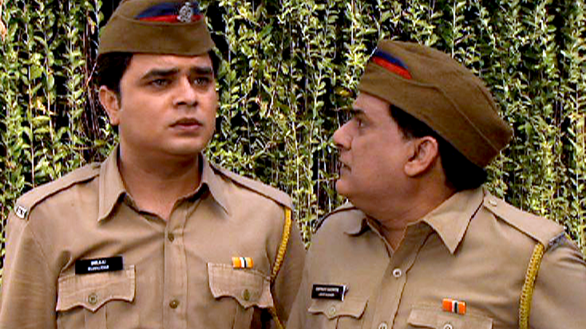 Watch FIR Episode no. 1099 TV Series Online - Billu And Gopi In Trouble ...