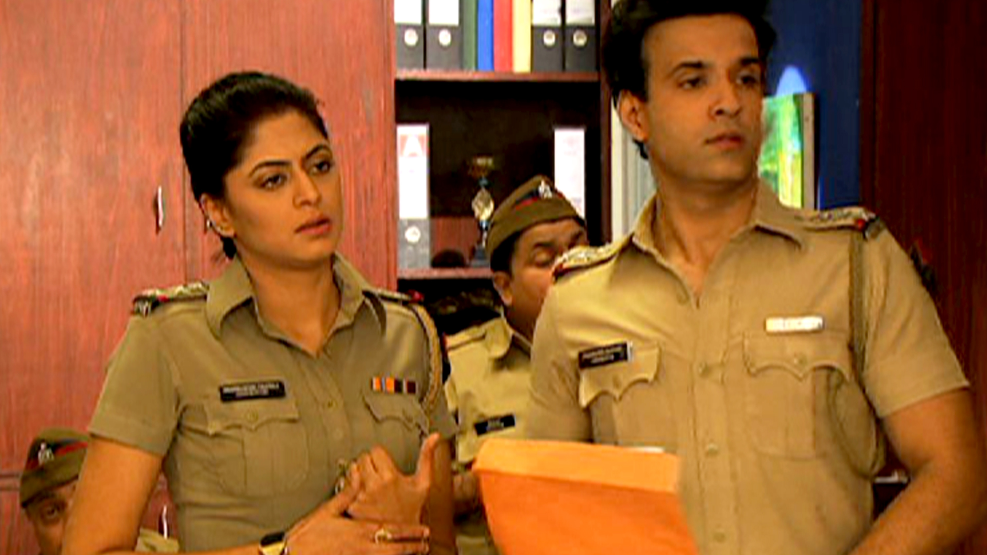 Watch FIR Episode No. 1201 TV Series Online - Vitamin D - SonyLIV