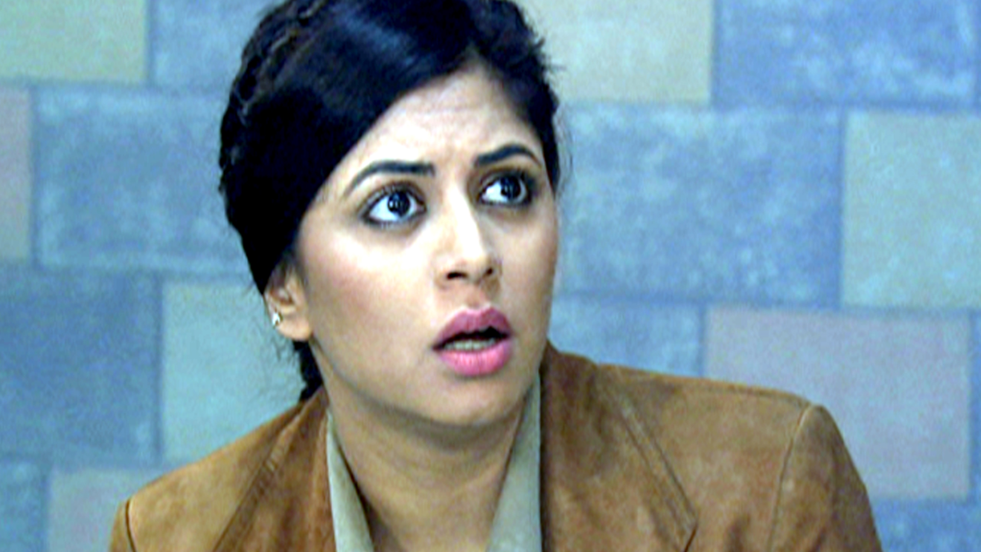 14 Nov 2014 - Sheena plays Dumbcharades with Ramlal