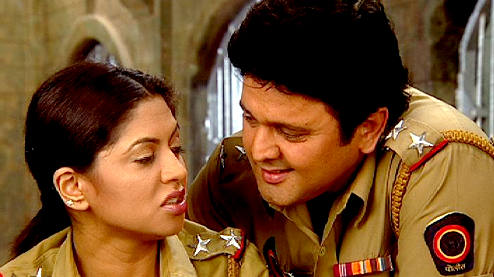 Watch FIR Episode No. 142 TV Series Online - Burnt Car - SonyLIV