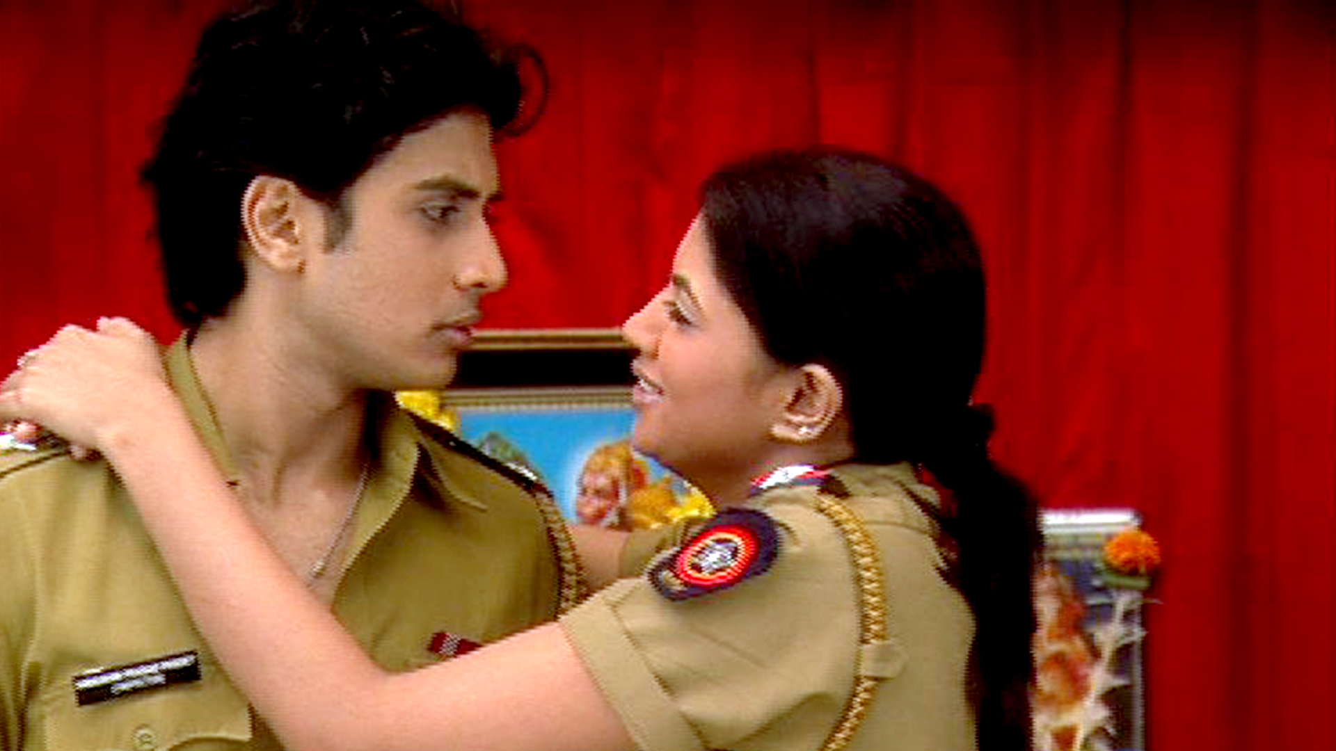 Watch FIR Episode No. 18 TV Series Online - The Queen's Speech - SonyLIV