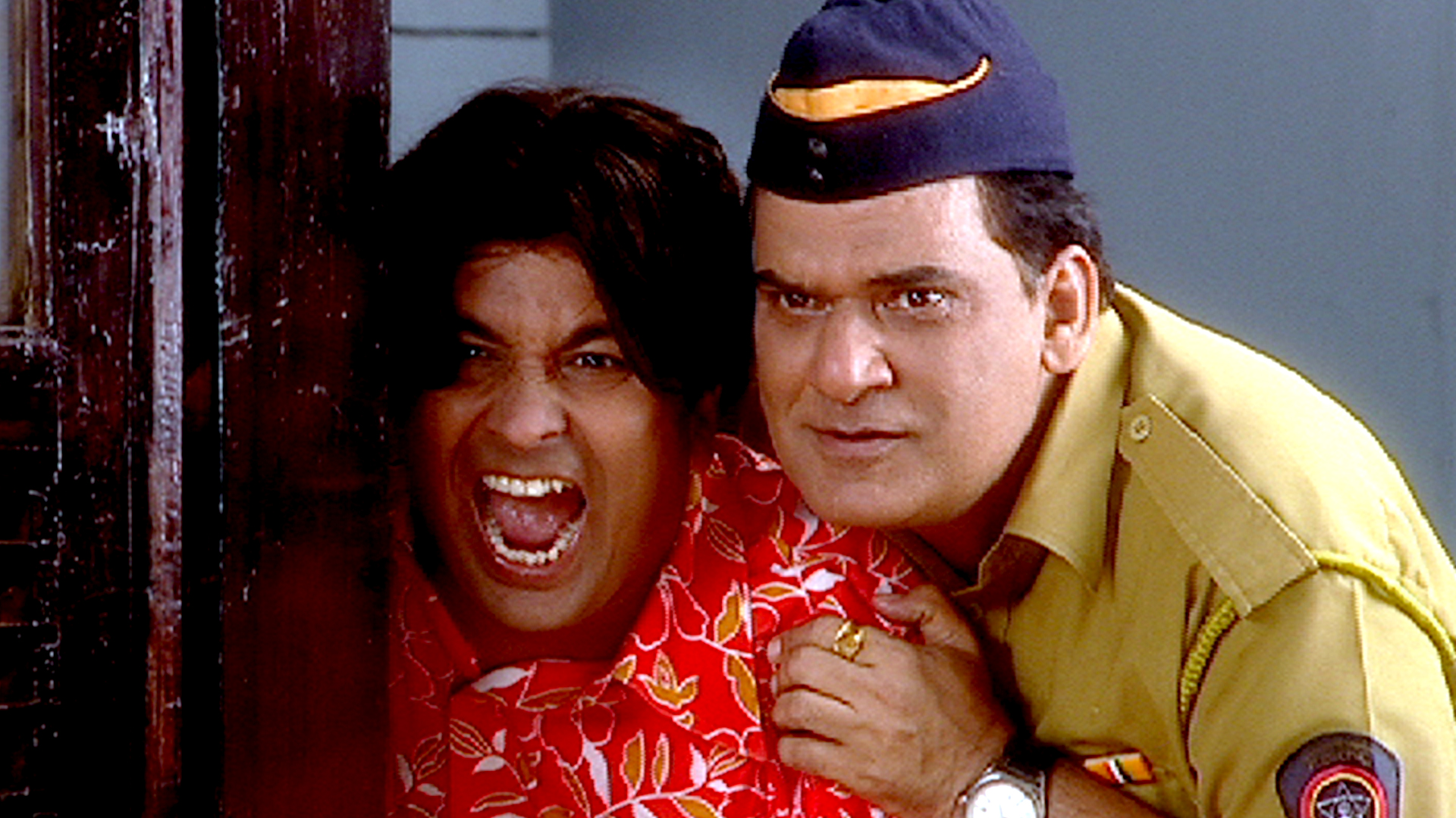 Watch FIR Episode no. 184 TV Series Online - Warm Coat - Sony LIV