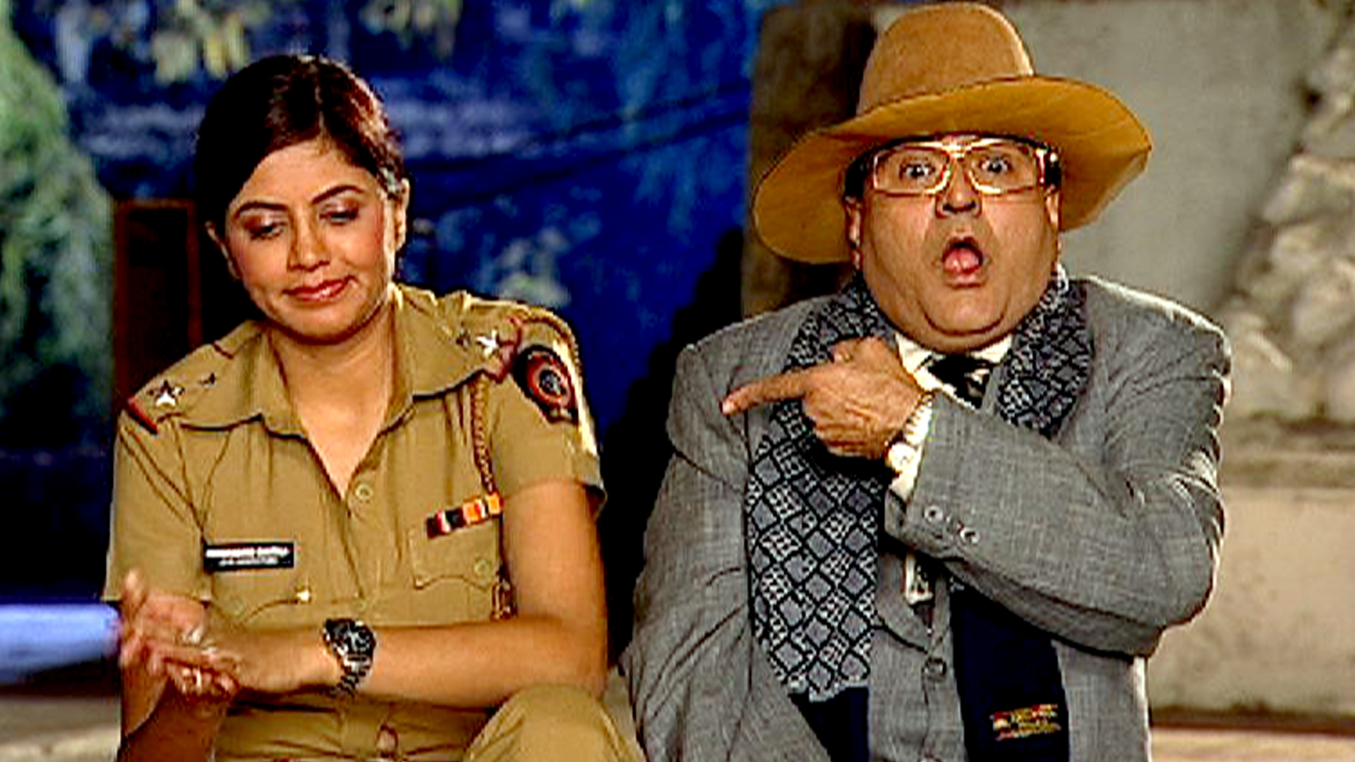 Watch FIR Episode no. 375 TV Series Online - The Painter Learns About ...