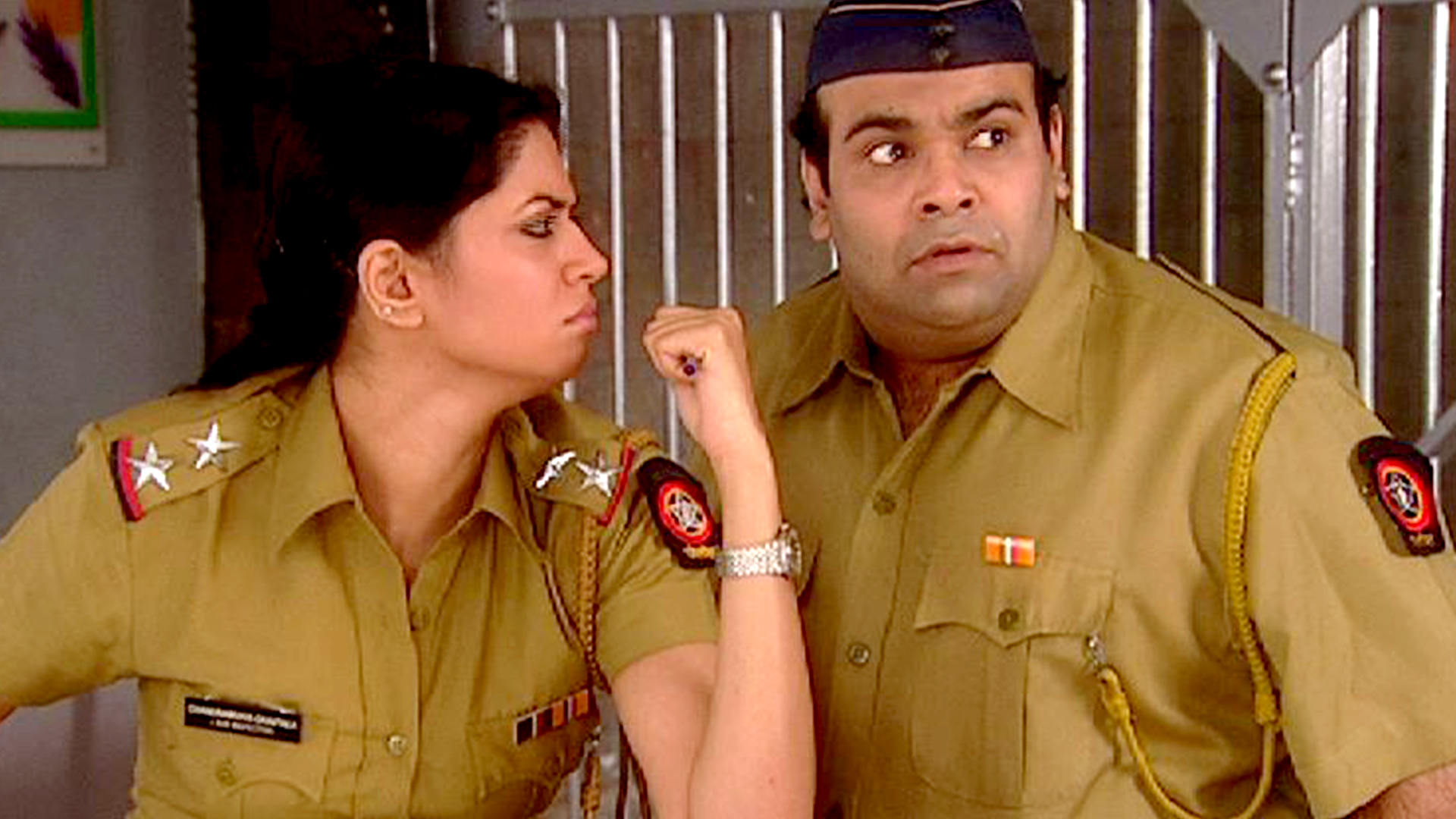 Watch FIR Episode No. 61 TV Series Online - Fraud Employee - SonyLIV