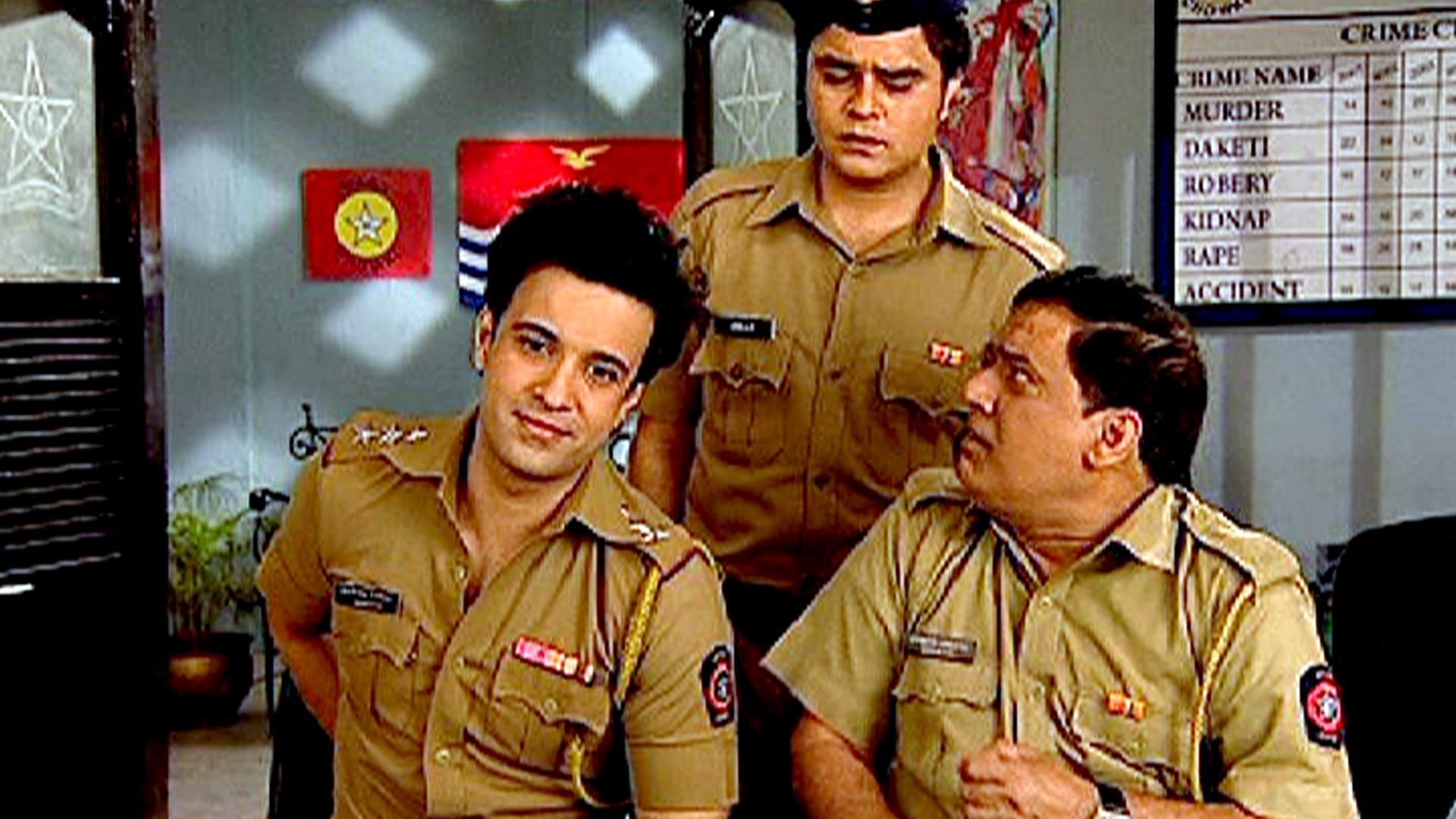 Watch FIR Episode No. 685 TV Series Online - A Man Celebrating ...