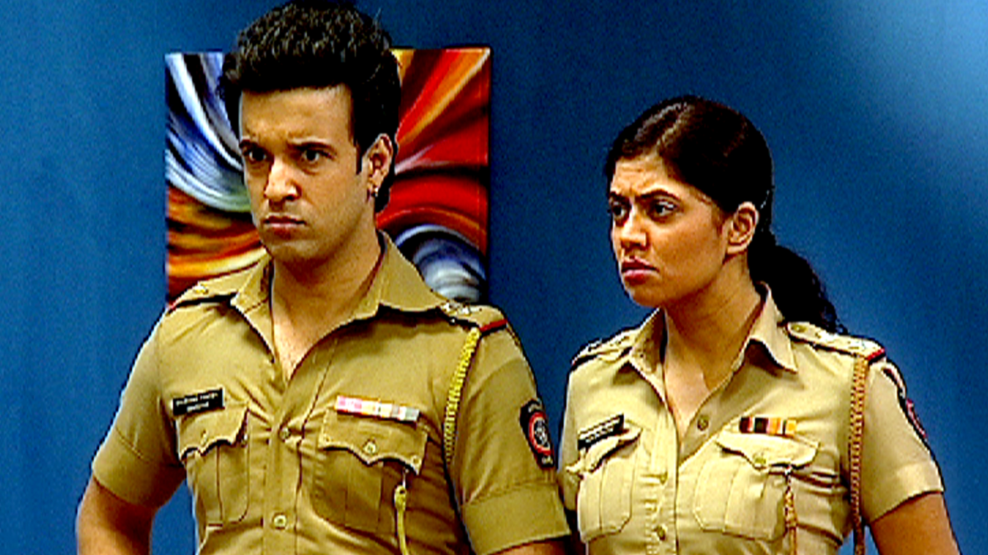 Watch FIR Episode no. 715 TV Series Online - Meera's Fan - Sony LIV